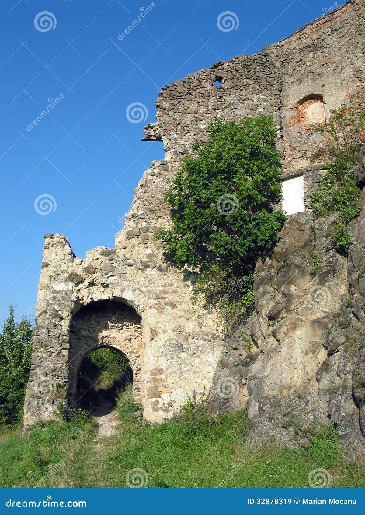 Castle gate stock image. Image of background, medieval - 32878319