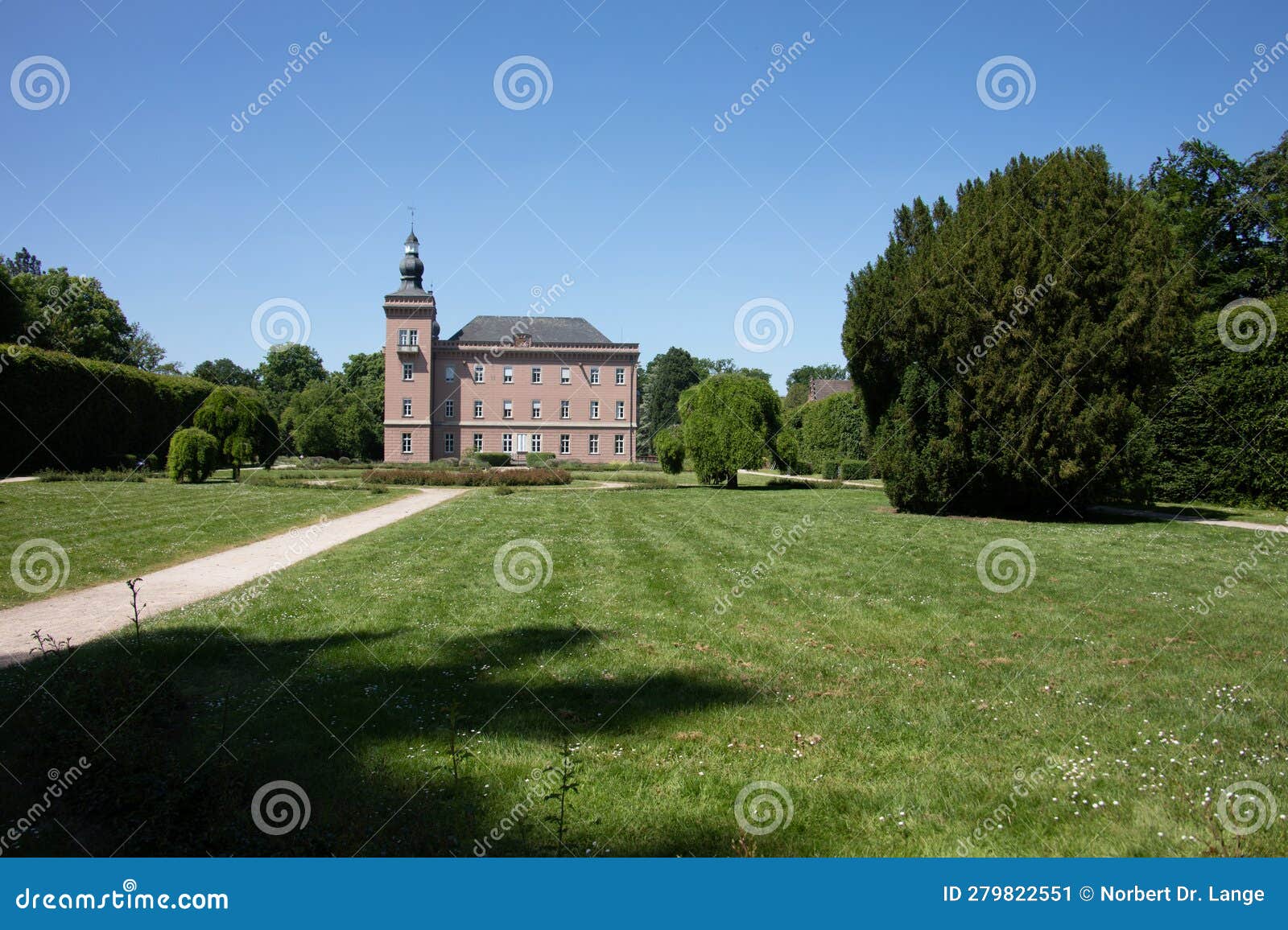 Castle Gracht stock image. Image of tourism, residence - 279822551