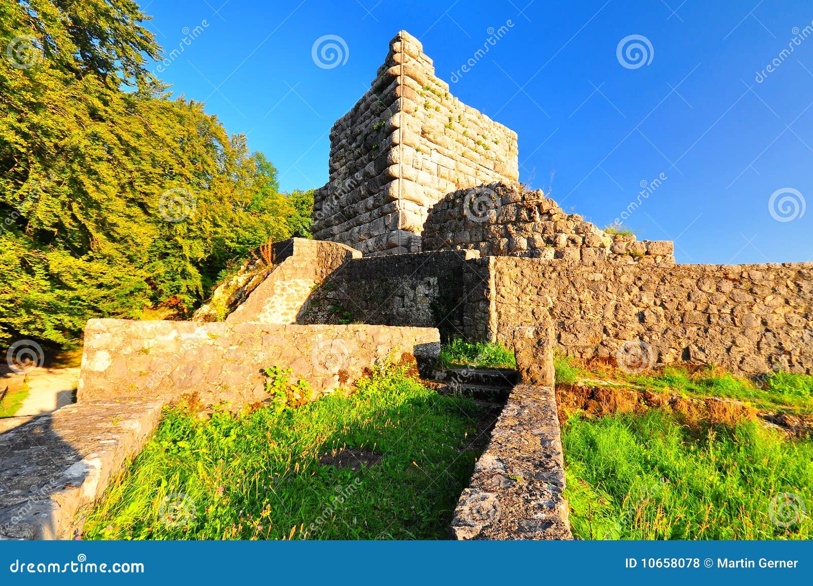 Castle Hohen Gundelfingen stock photo. Image of swabian - 10658078