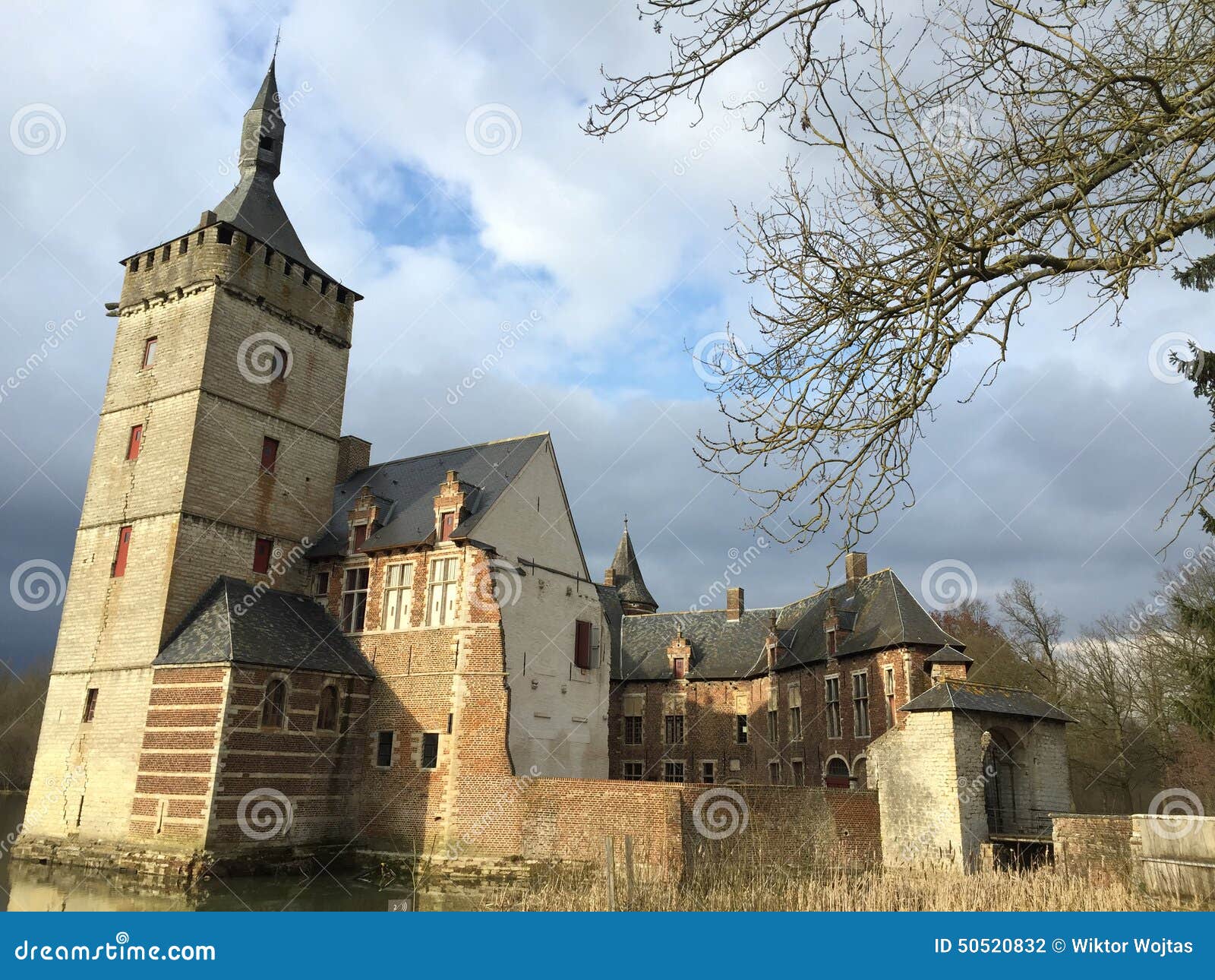 Castle of Horst, Belgium editorial photography. Image of moated - 50520832
