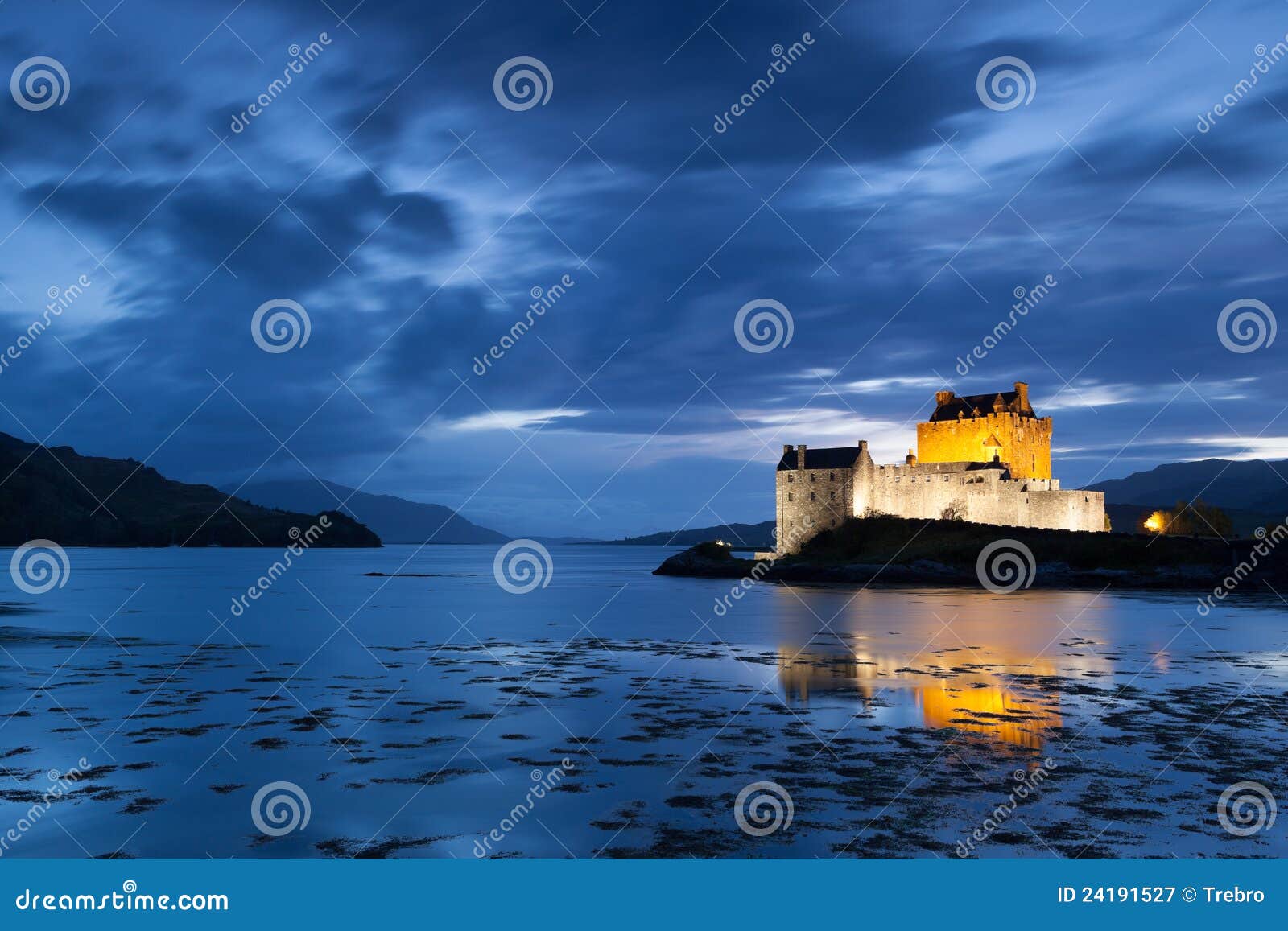Castle in the Middle of the Swamp Stock Image - Image of blue, scotland ...