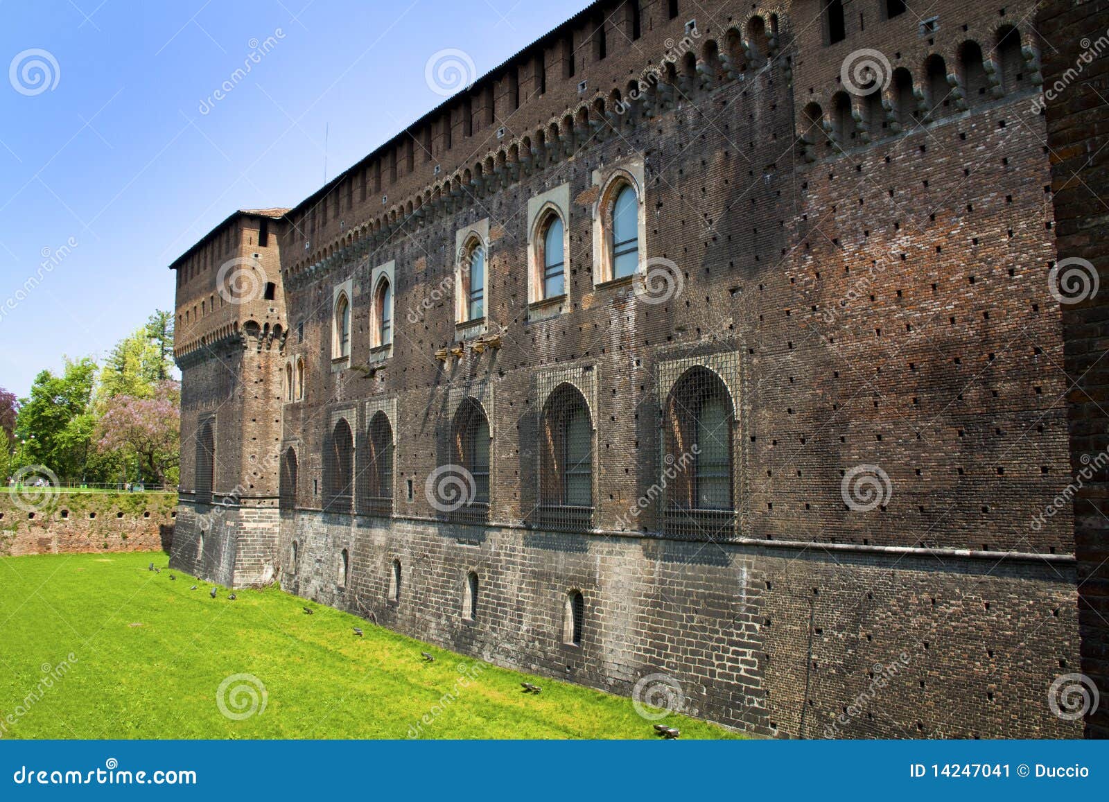 Castle in Milan stock image. Image of family, architecture - 14247041