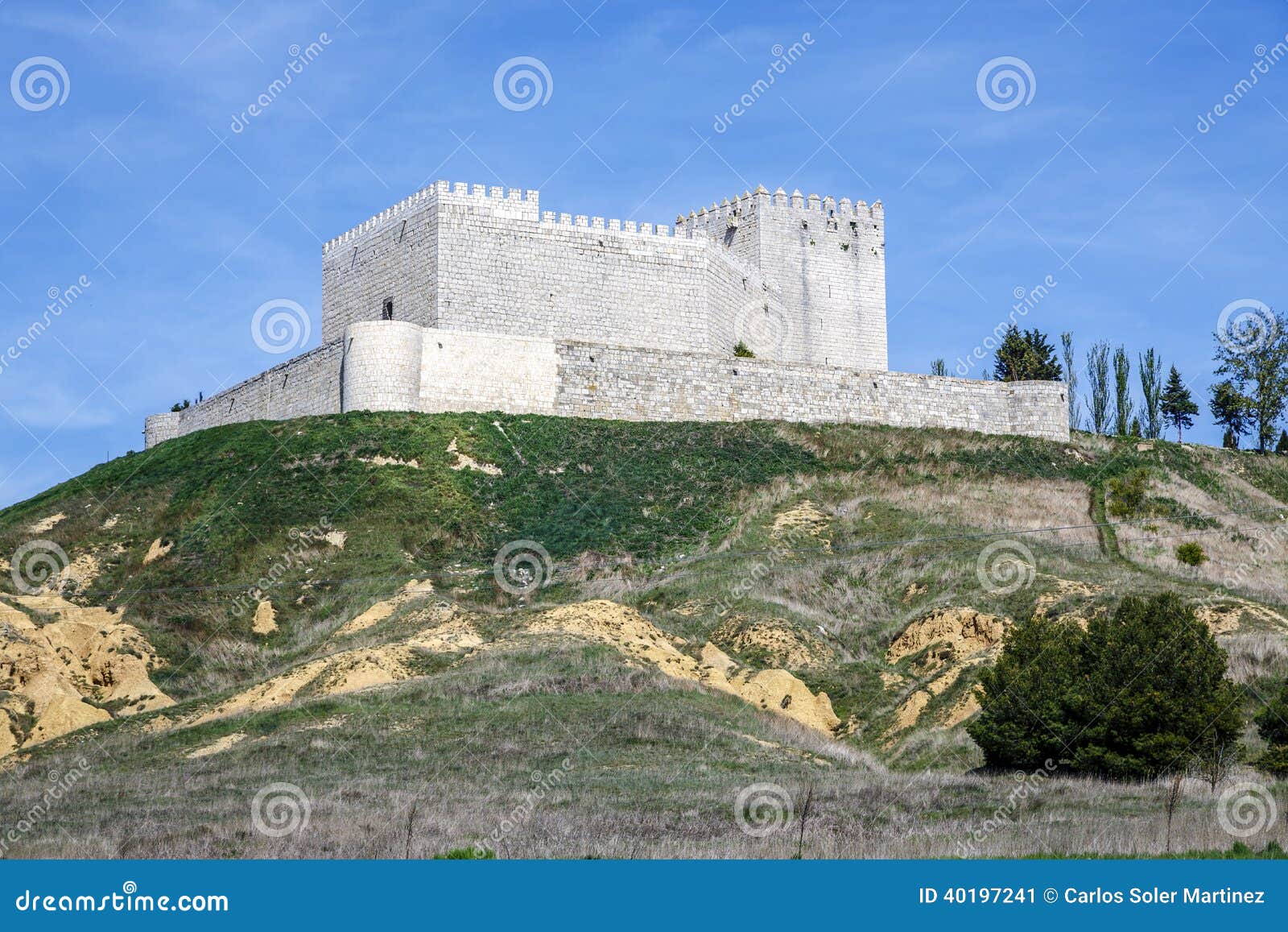 Castle Monzon de Campos stock image. Image of tierra - 40197241