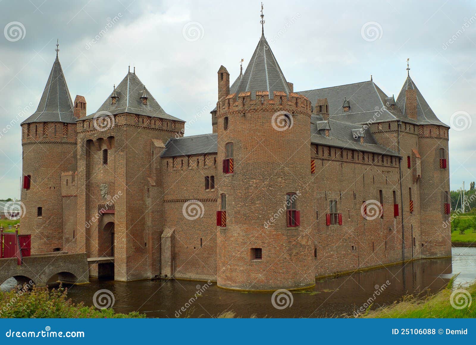 Castle Muiderslot stock photo. Image of moat, muiderslot - 25106088