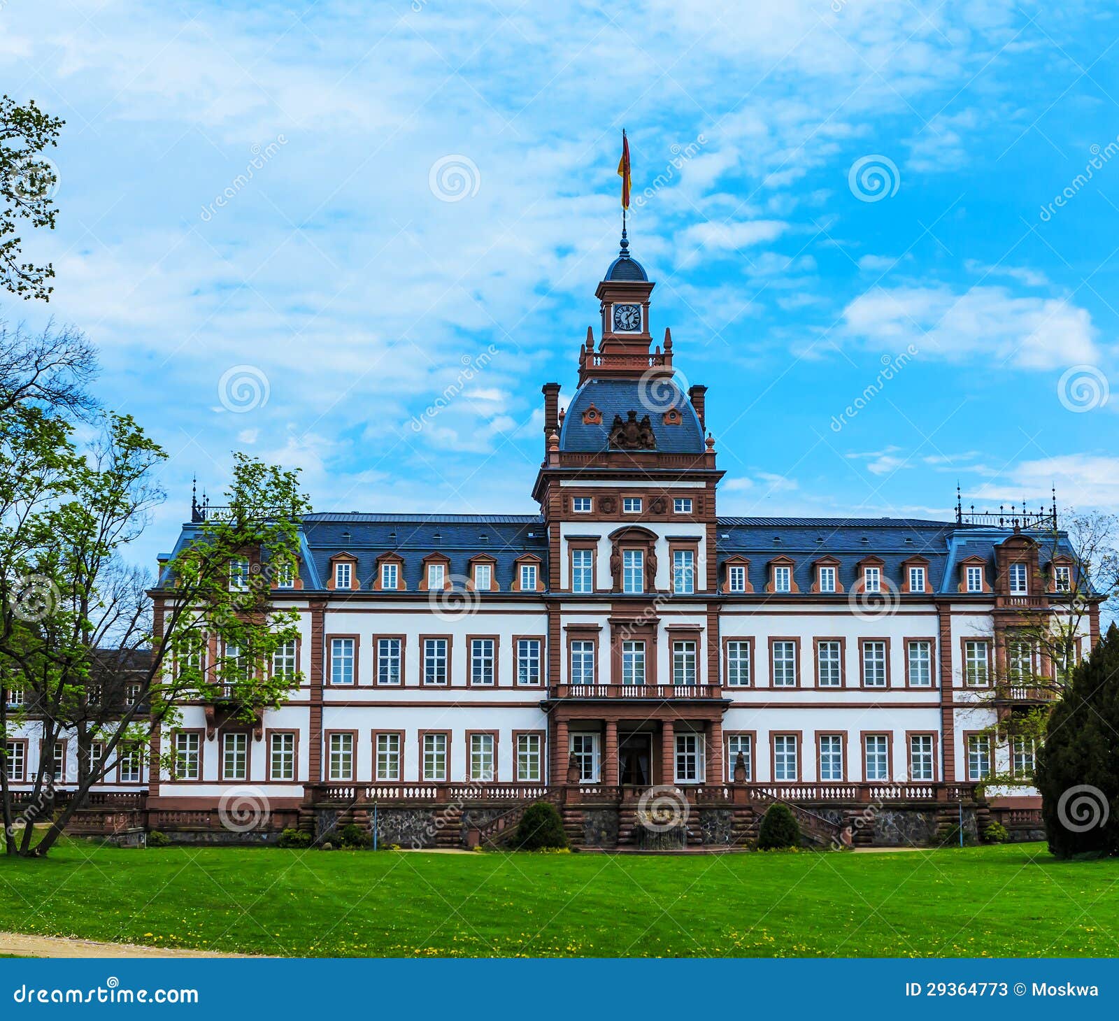 Castle Phillipsruhe in Hanau Stock Image - Image of museum, tree: 29364773