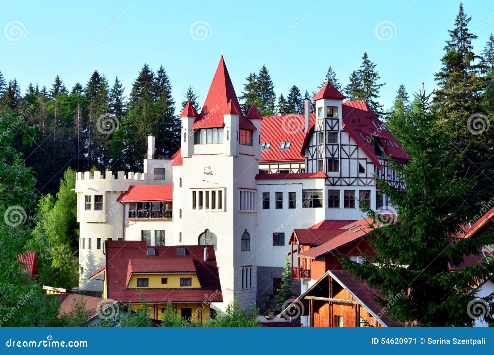 Castle in Poiana Brasov stock image. Image of fountain - 54620971