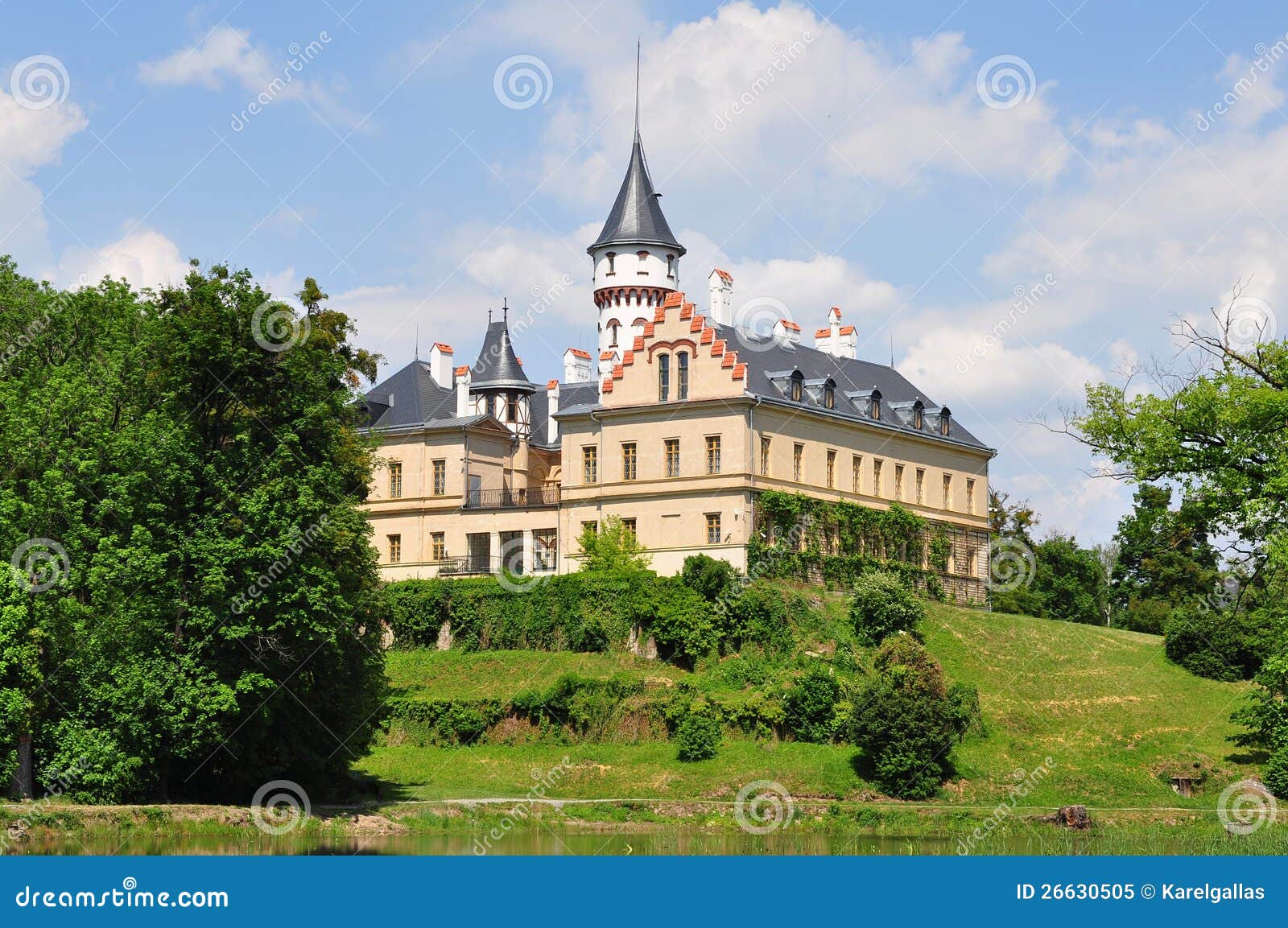 Castle Radun stock image. Image of tarn, clouds, classicism - 26630505