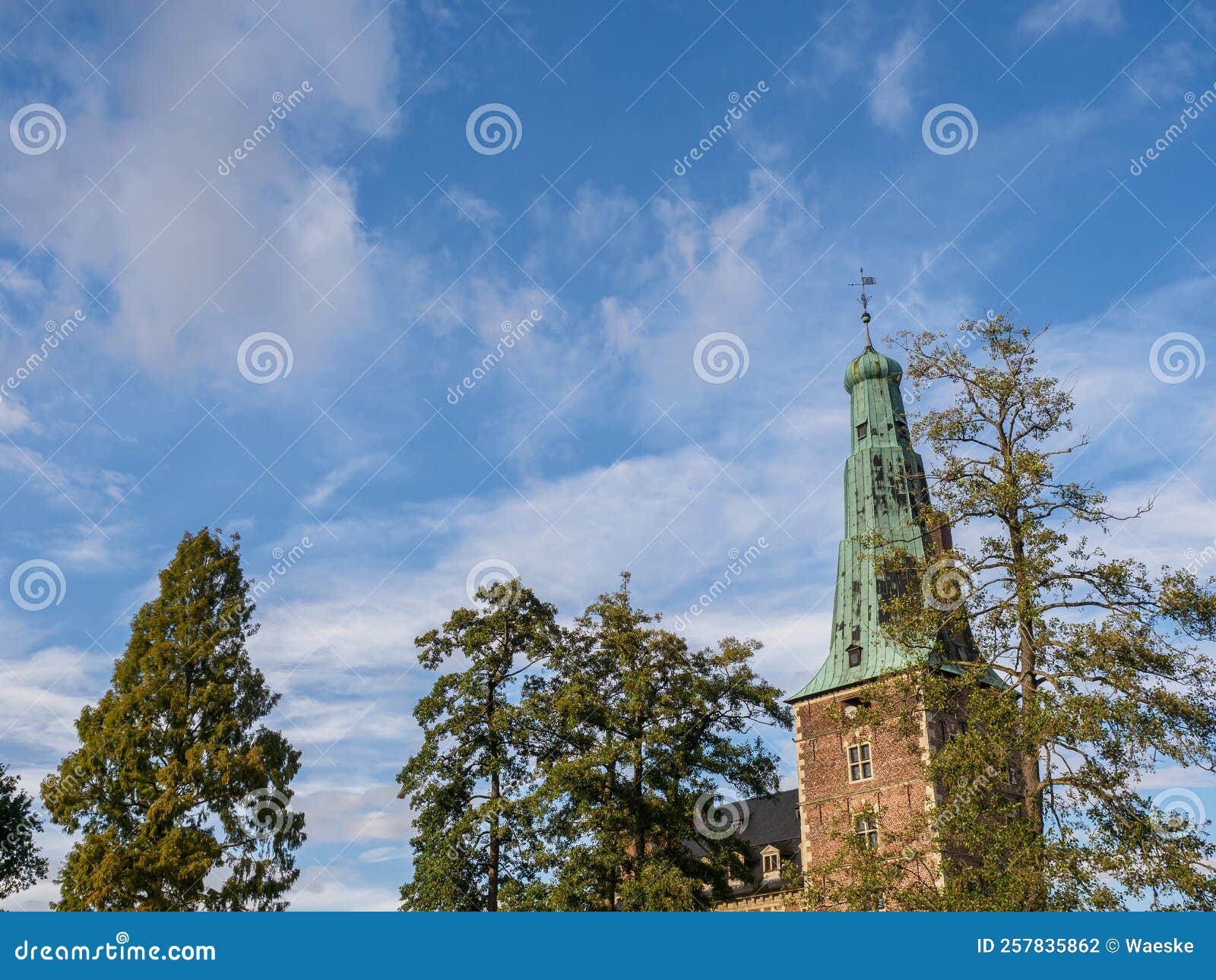 The Castle of Raesfeld in the German Muensterland Editorial Photography ...