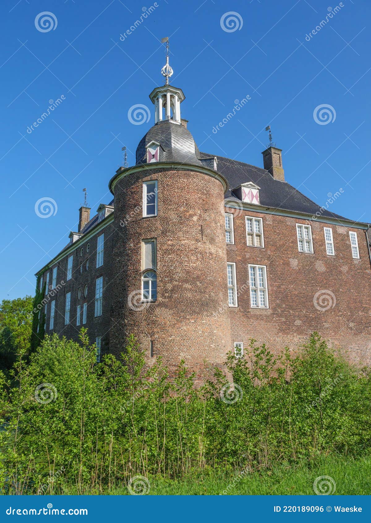 The castle of Ringenberg editorial photo. Image of park - 220189096