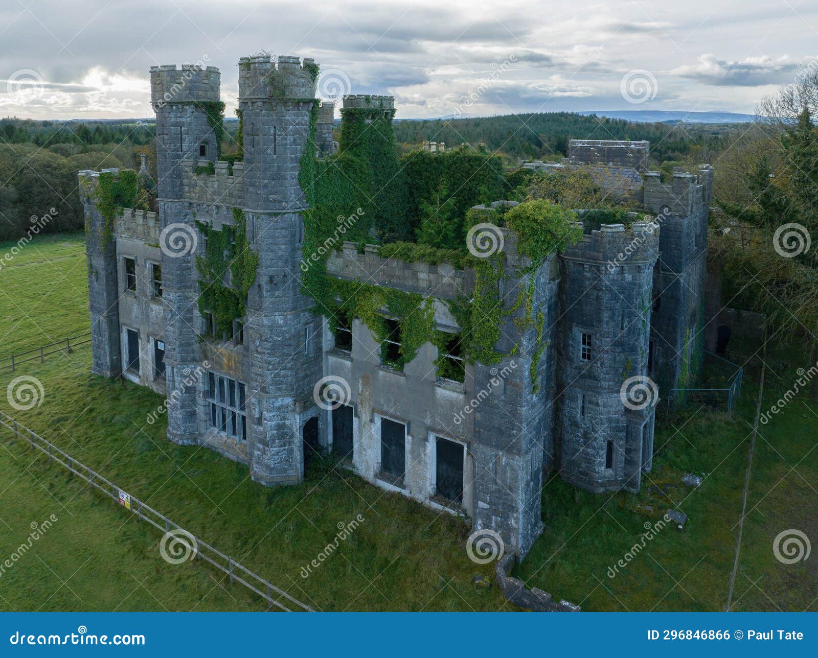 Castle Saunderson in Co Cavan, Ireland Stock Photo - Image of historic ...