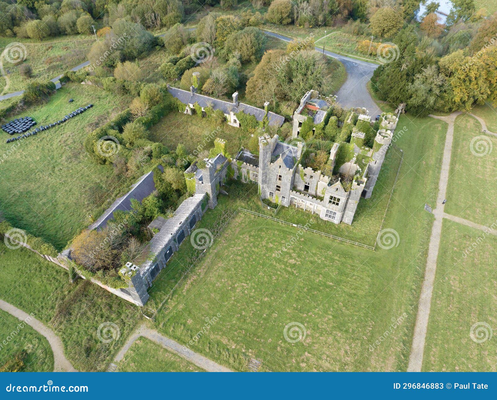 Castle Saunderson in Co Cavan, Ireland Stock Image - Image of castle ...