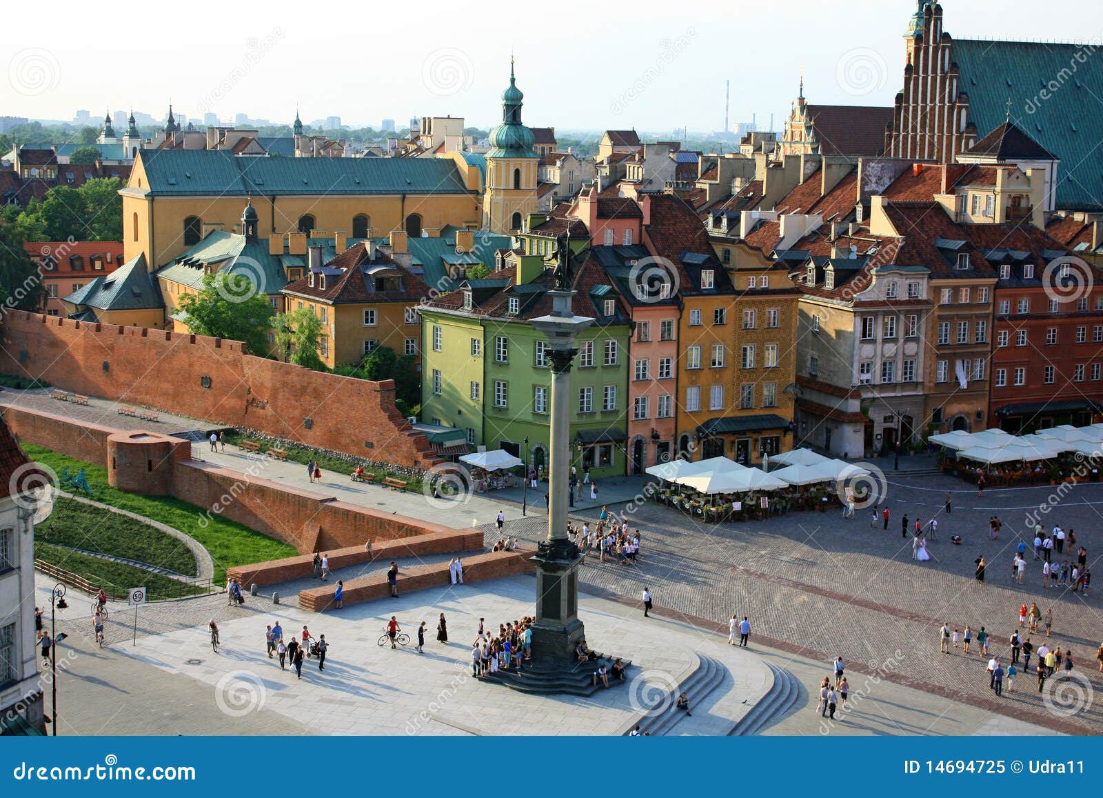 Castle square in Warsaw stock image. Image of famous - 14694725