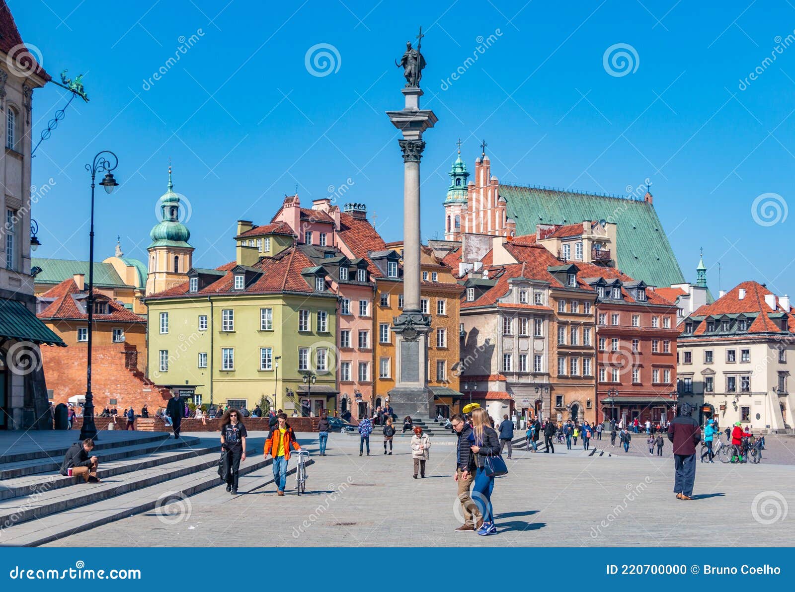 Castle Square Warsaw editorial image. Image of attraction - 220700000