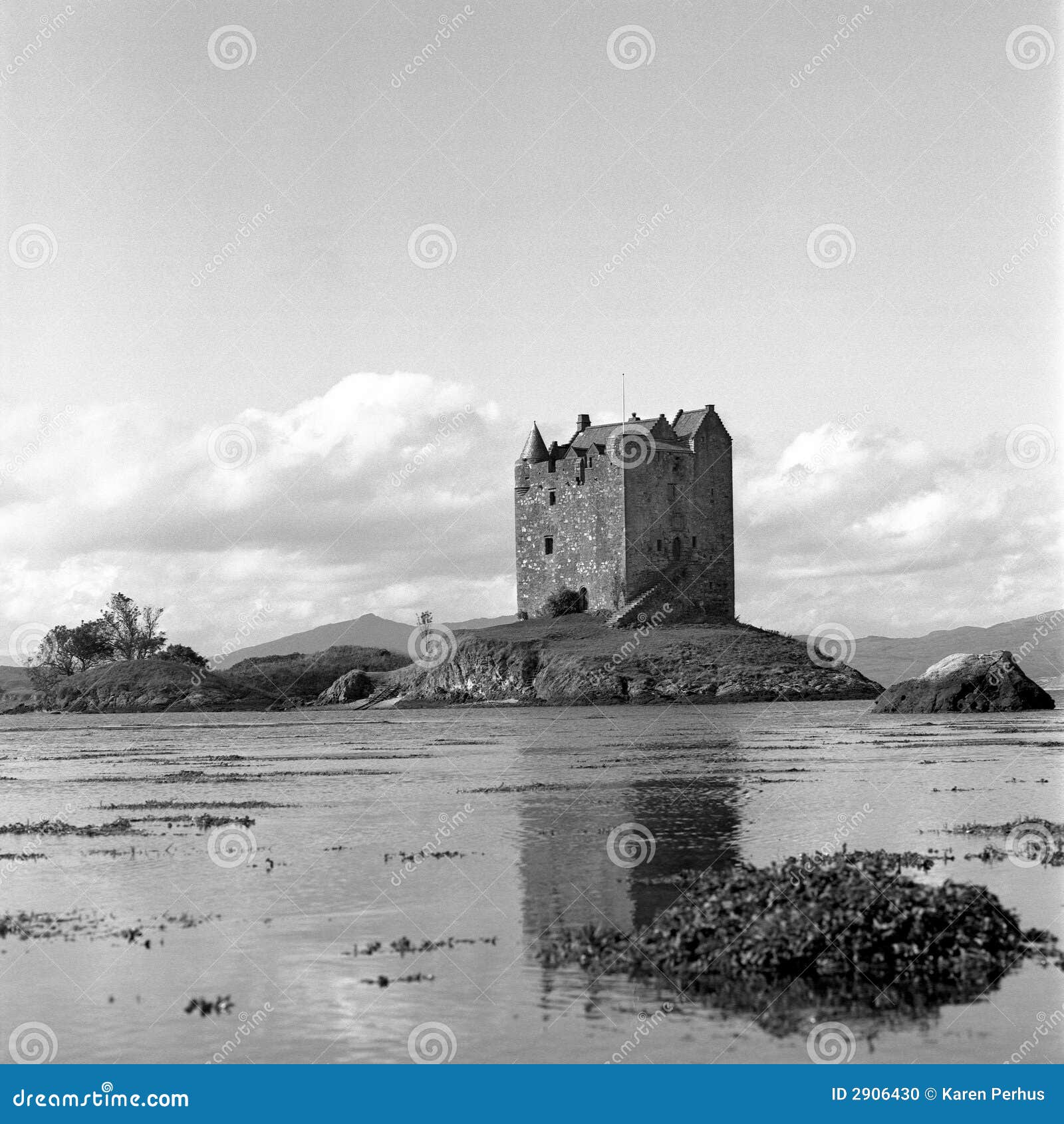Castle Stalker stock photo. Image of attraction, islet - 2906430