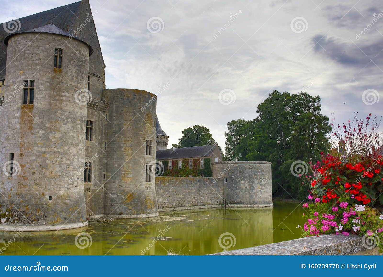 The Castle of Sully Sur Loire Stock Photo - Image of visiting, sully ...