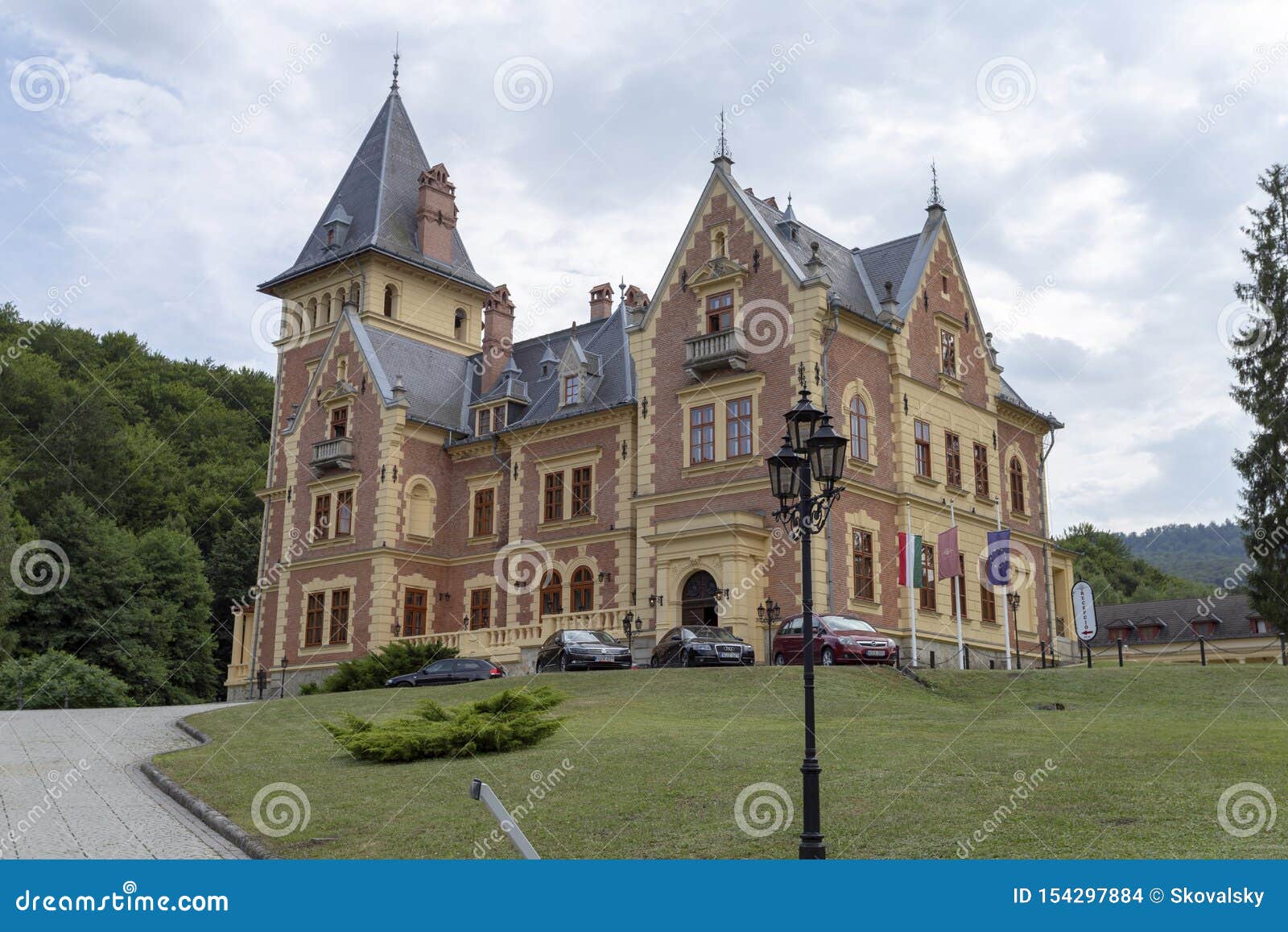 PARADSASVAR, HUNGARY - 04. 12. 2019: Karolyi-kastely Or Karolyi Castle ...