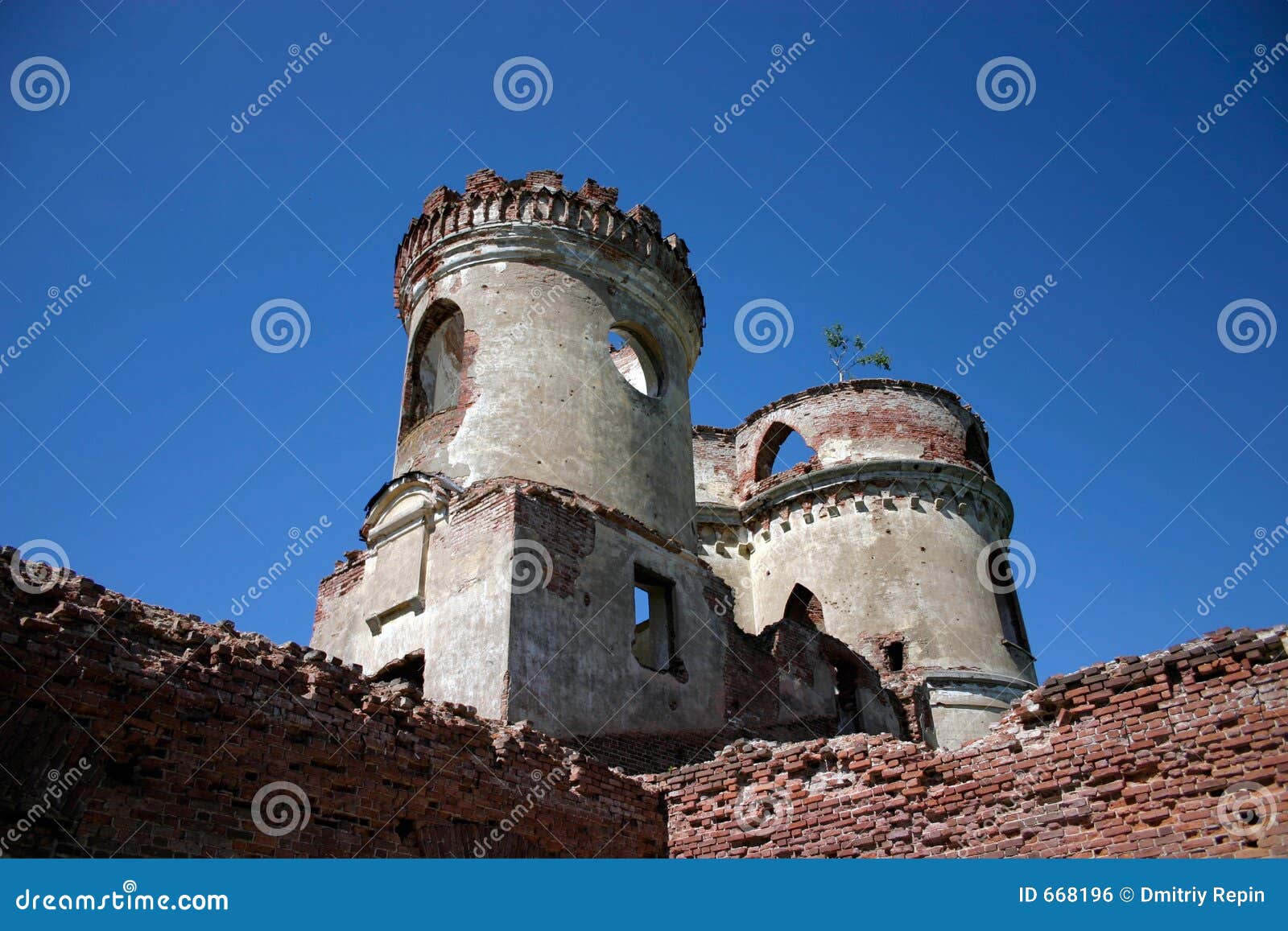Castle tower ruins stock photo. Image of pavel, peter, pavlovsk - 668196