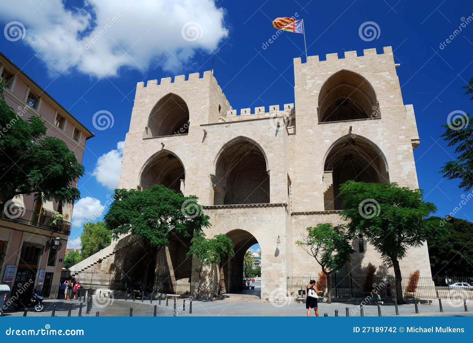 Castle of Valencia editorial photography. Image of symbol - 27189742