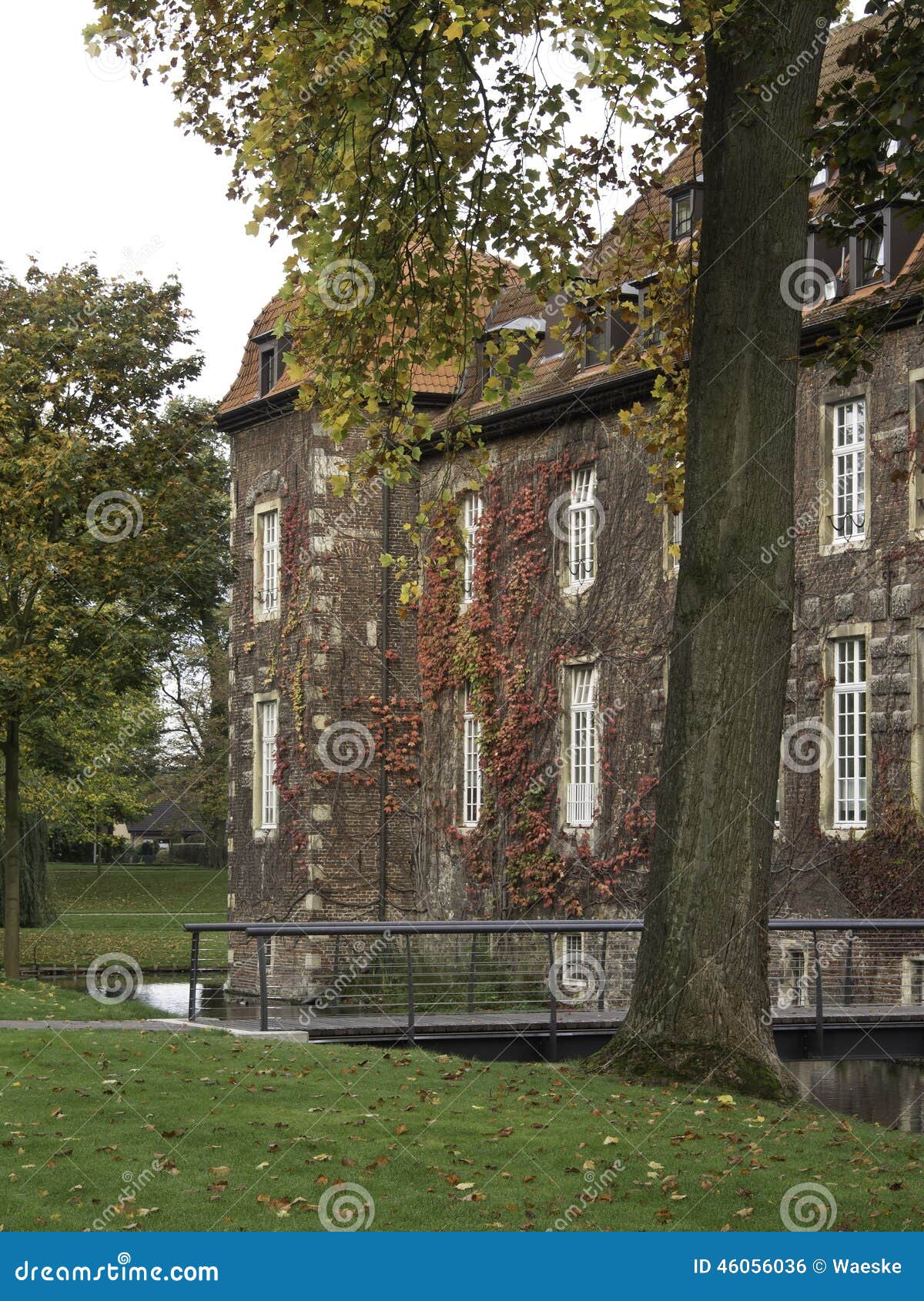 Castle of Velen stock photo. Image of parc, muensterland - 46056036