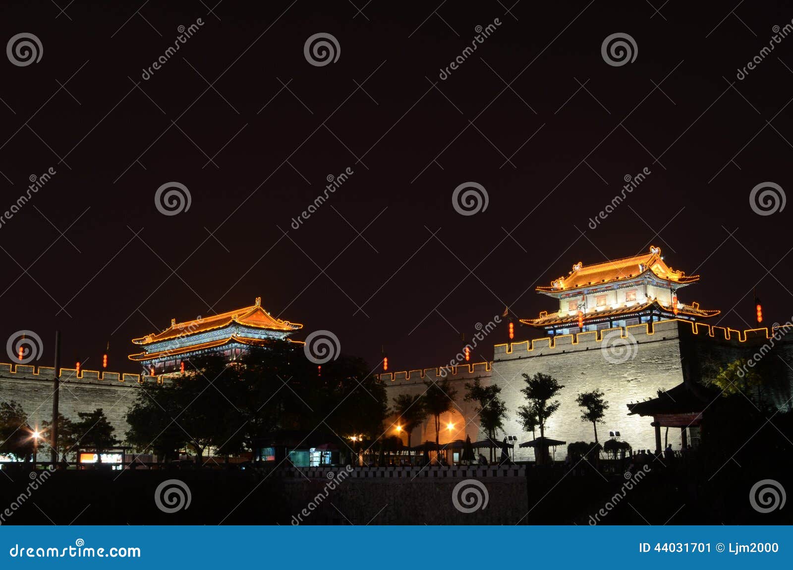 Castle walls at night stock image. Image of yellow, traval - 44031701