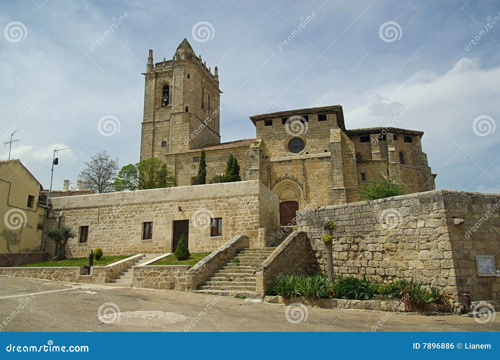 Castrillo de Murcia fotografia stock. Immagine di romanzesco - 7896886