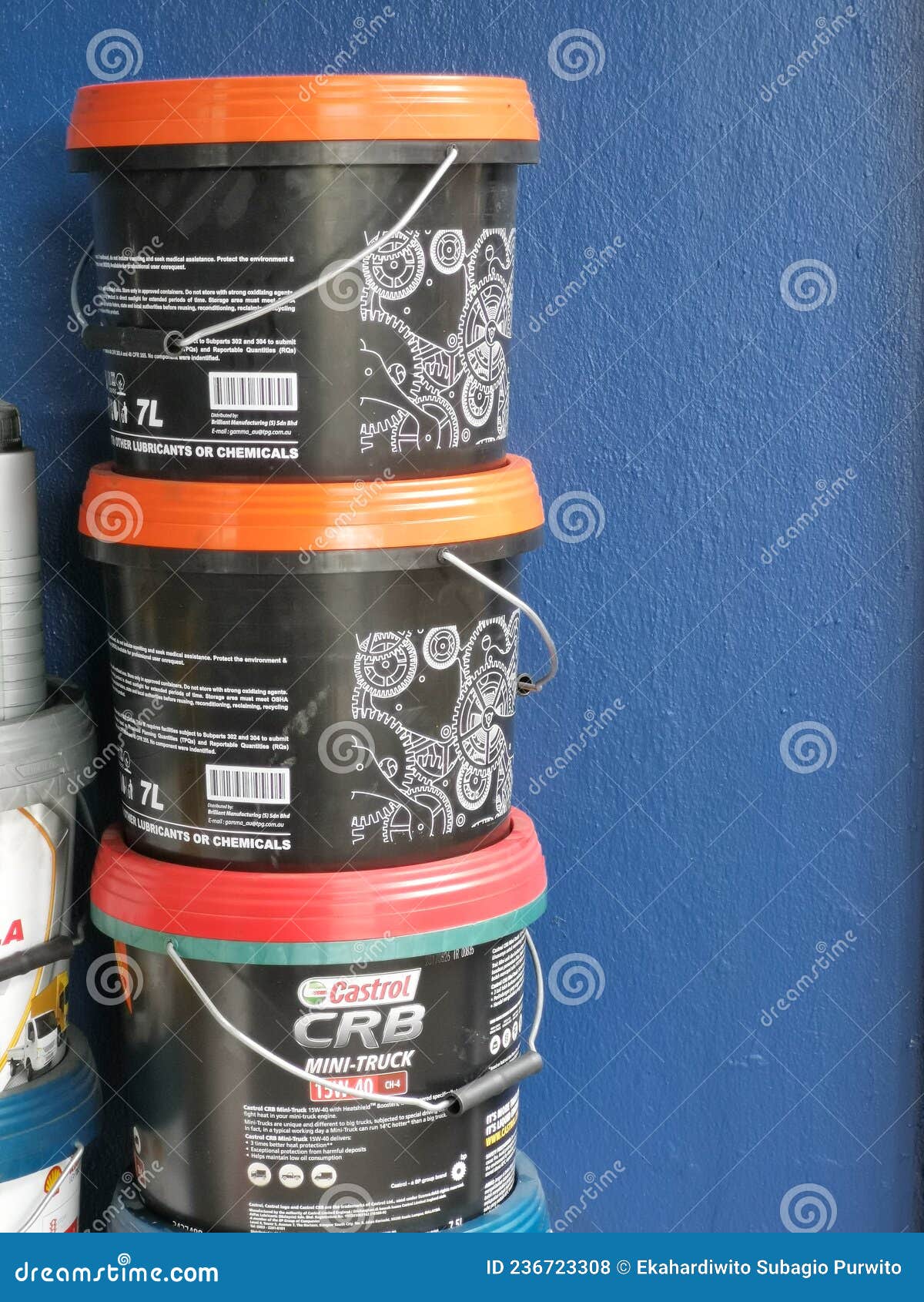 Castrol 7 Litre Engine Oil Pail Stack Together at Car Service Center ...