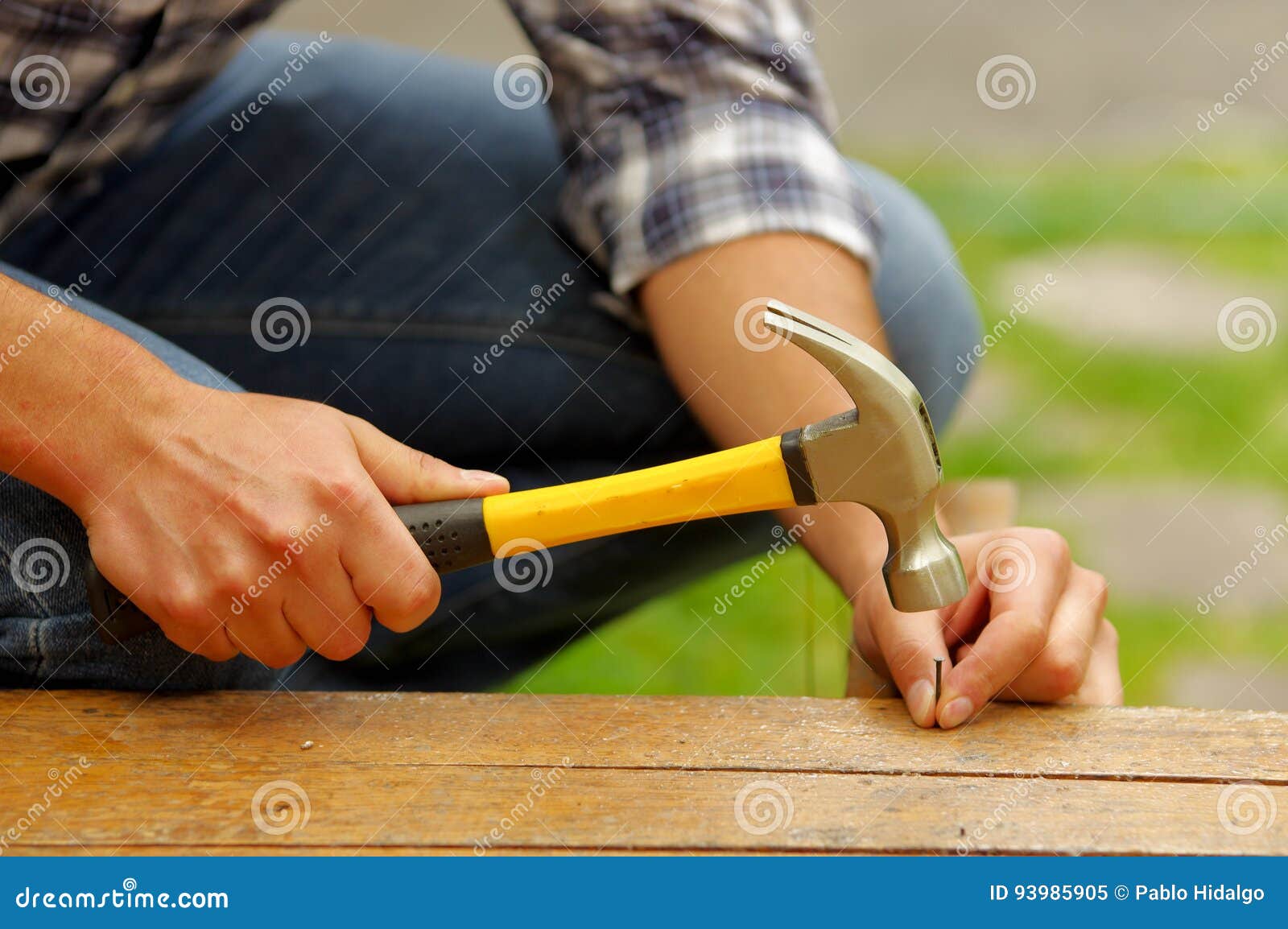 Hammering Royalty-Free Stock Photography | CartoonDealer.com #1400249