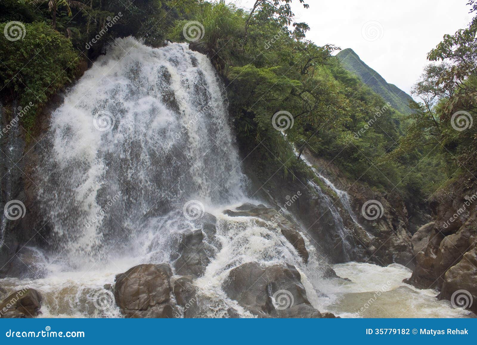 Cat Cat waterfall in Sapa stock photo. Image of jungle - 35779182
