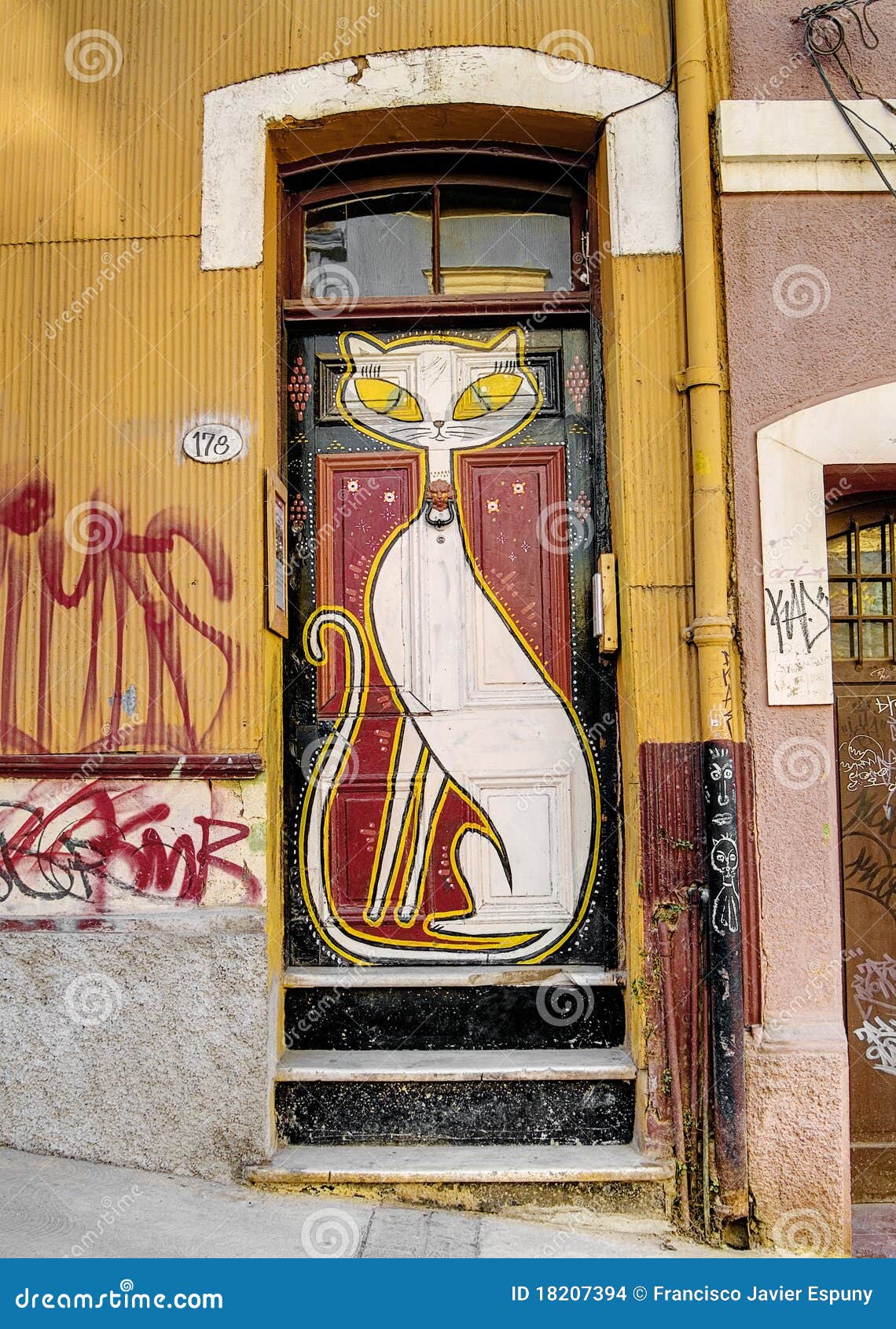 Cat graffiti editorial stock image. Image of artist, decoration - 18207394