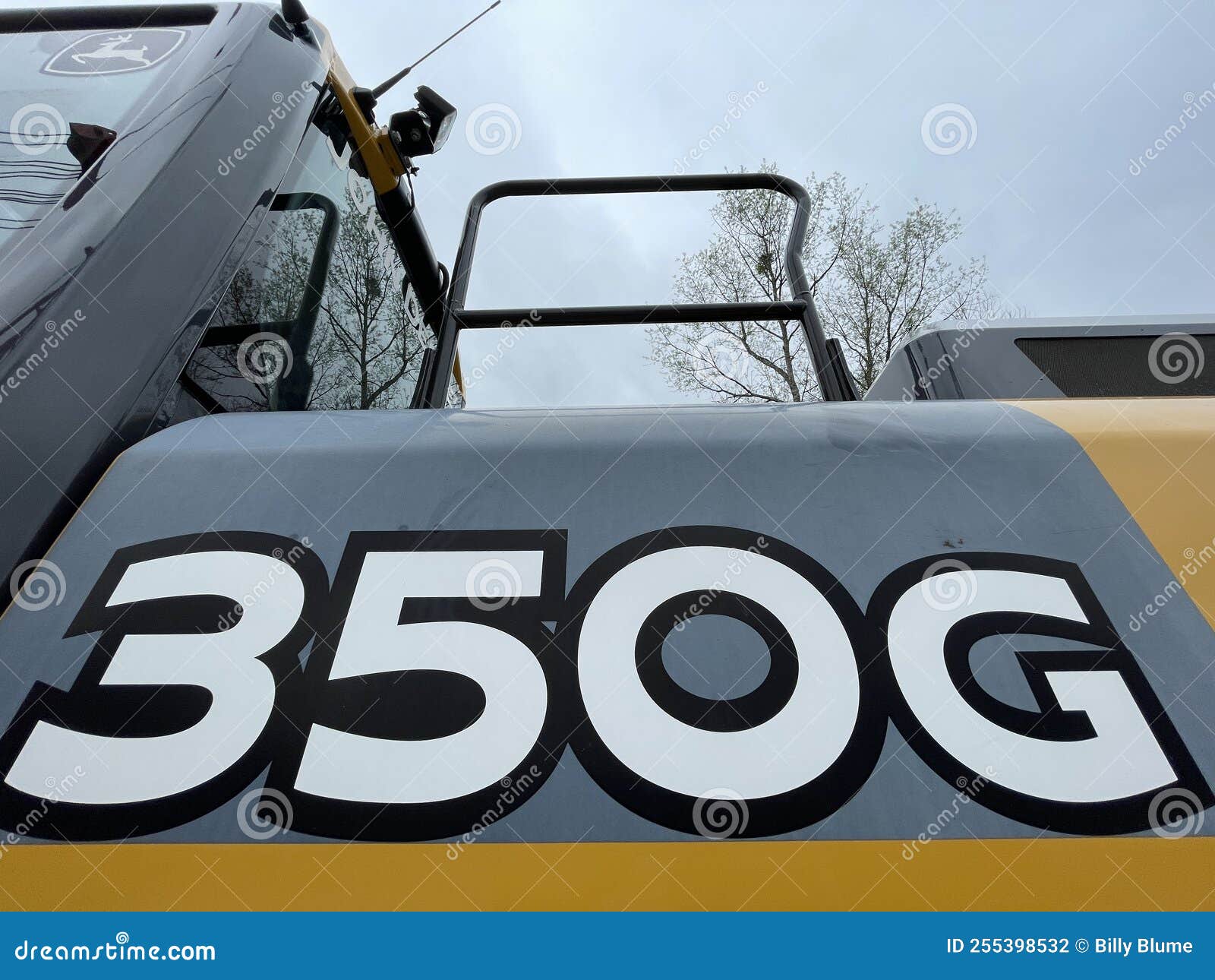 CAT Heavy Construction Machinery 350 G Sign Editorial Photography ... CAT Heavy Construction Machinery 350 G Sign Editorial Photography ...