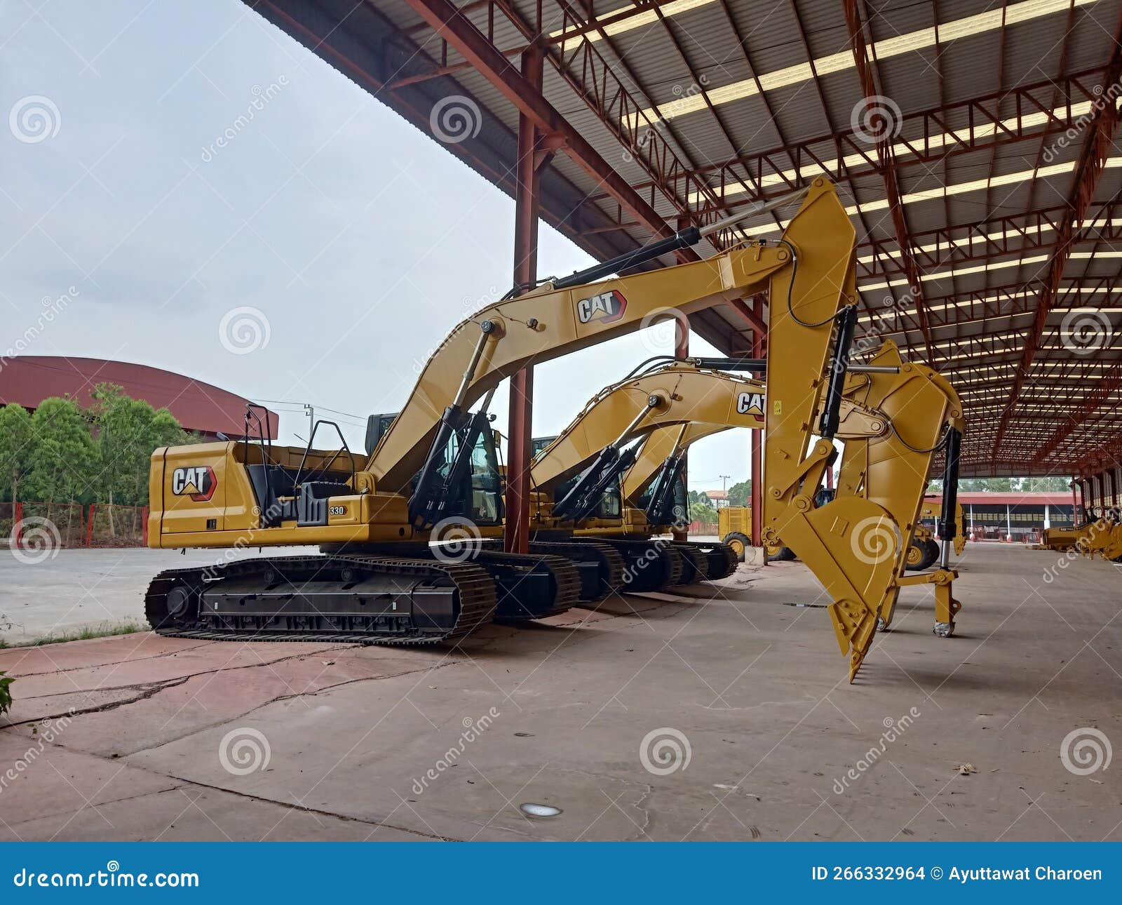 CAT 330 NEXT GENERATION EXCAVATOR Editorial Stock Image - Image of soil ...