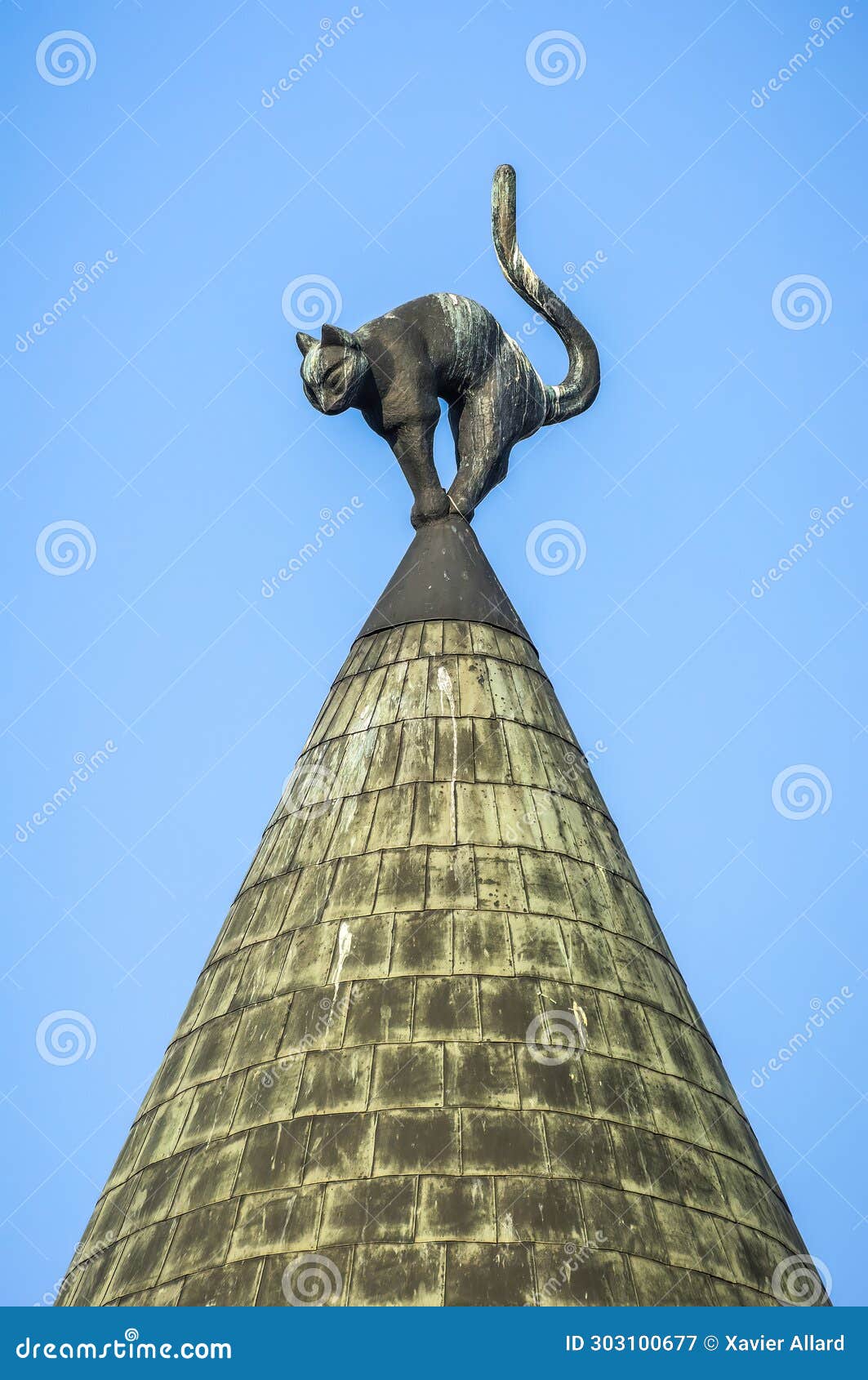 Cat statue in Riga, Latvia stock image. Image of capital - 303100677