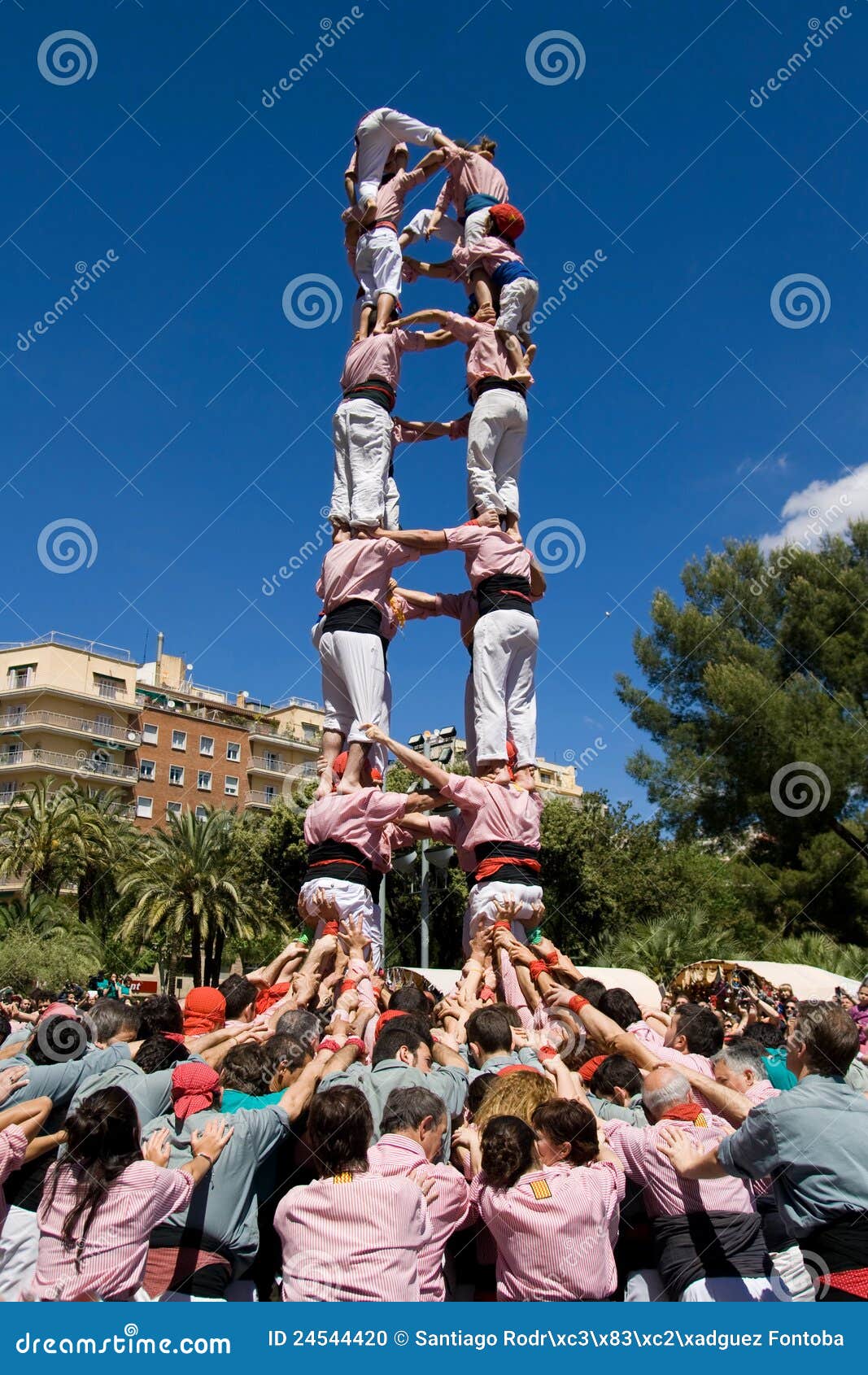 Human Pyramid Breaking Dahi Handi On Janmashtami Festival Editorial ...