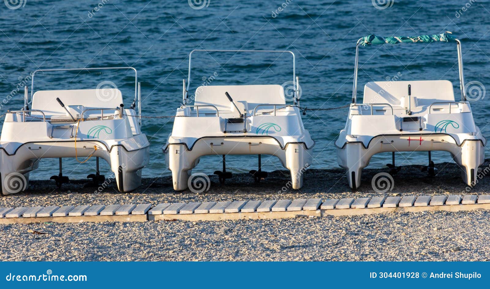 Catamarans Stand on the Seashore Stock Photo - Image of horizon, water ...