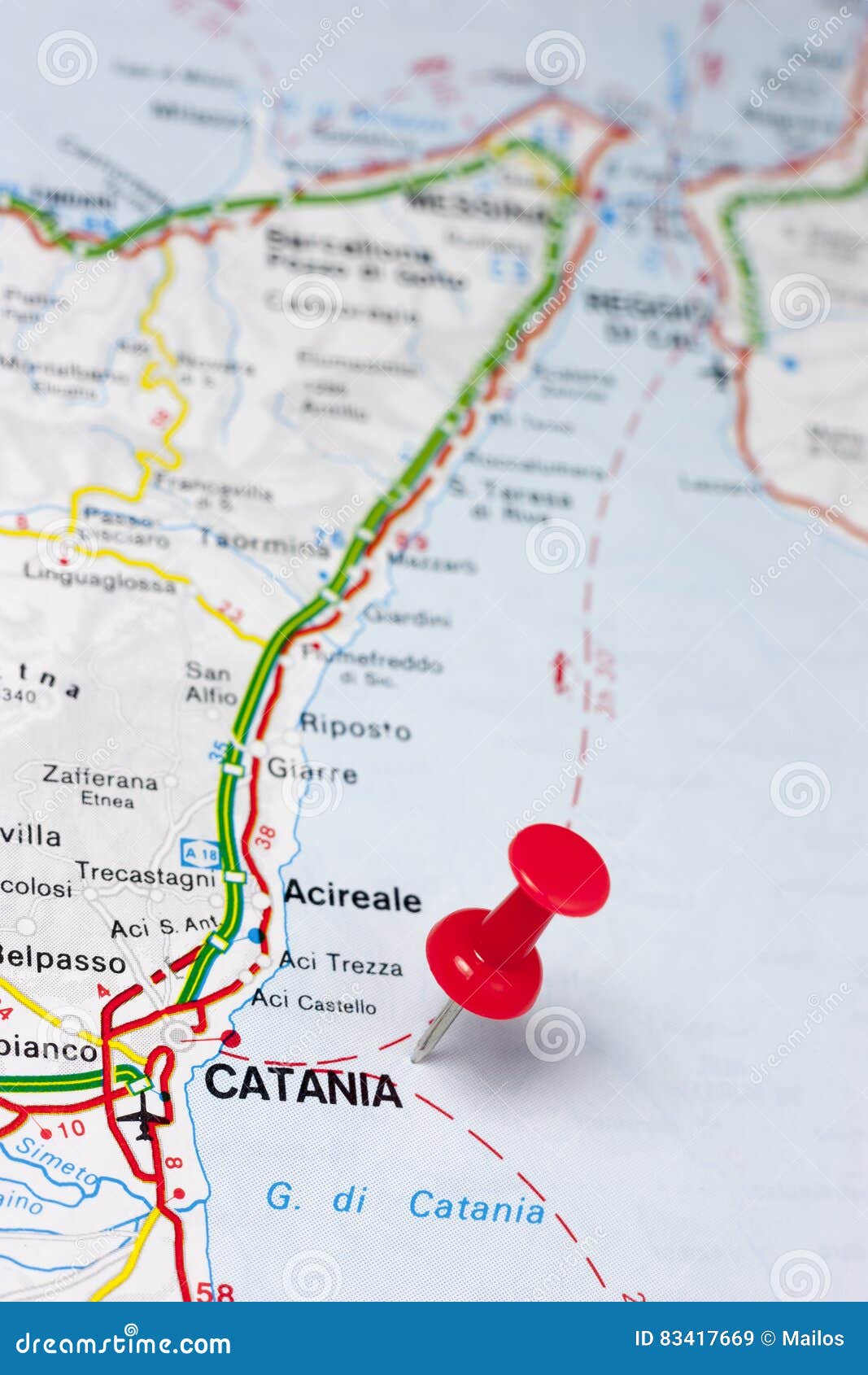 Catania Italia en un mapa imagen de archivo. Imagen de aislado - 83417669