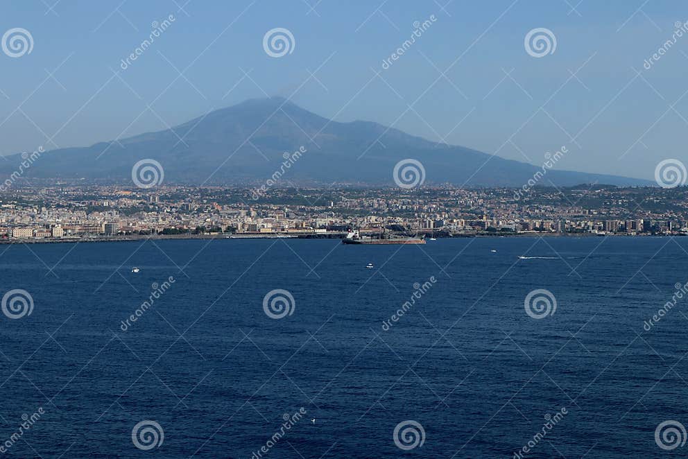 Catania - Panorama Dal Mare Stock Photo - Image of incoming, arrival ...