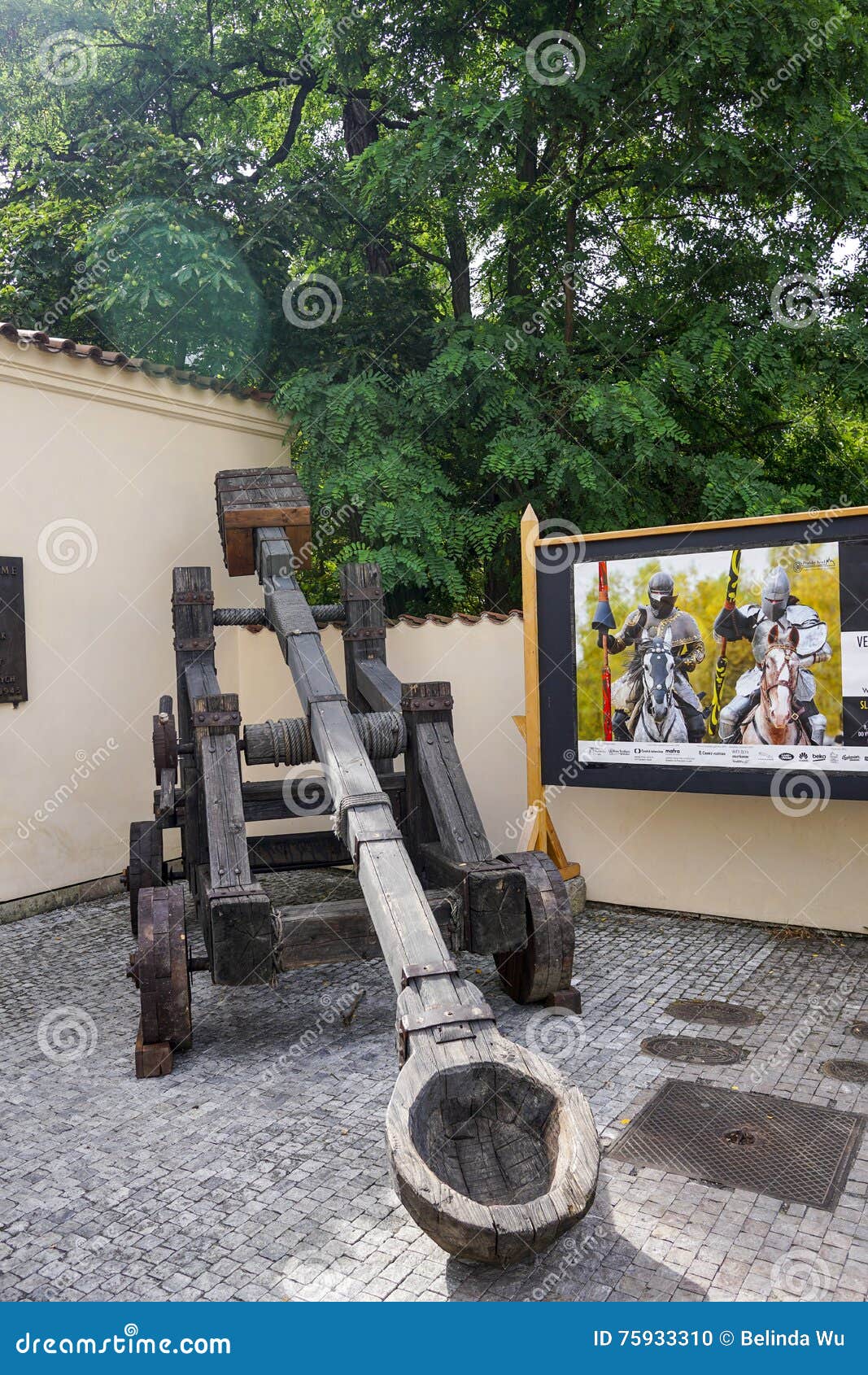 Catapult editorial image. Image of trebuchet, catapult - 75933310