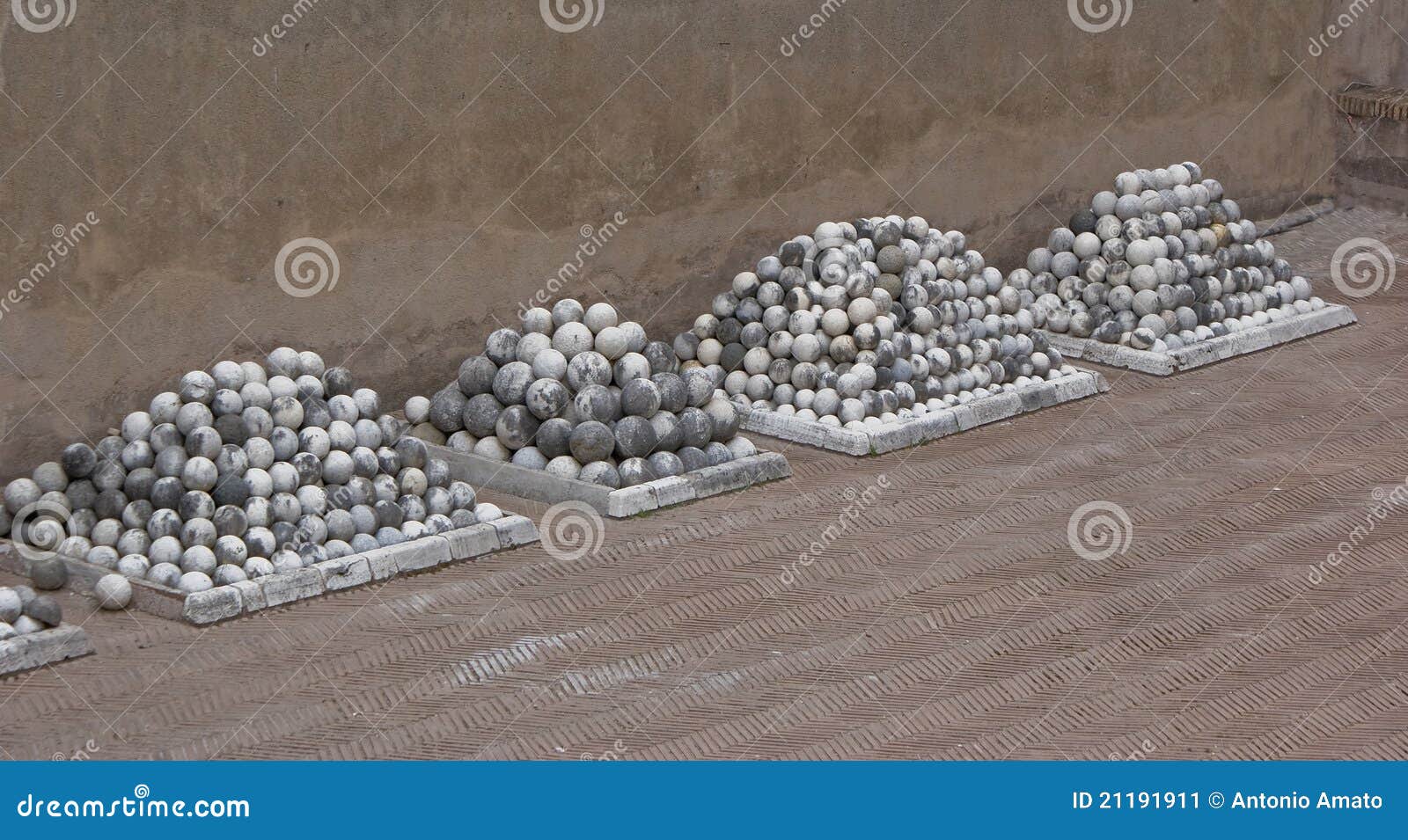 Catapult and cannon ball stock image. Image of ancient - 21191911