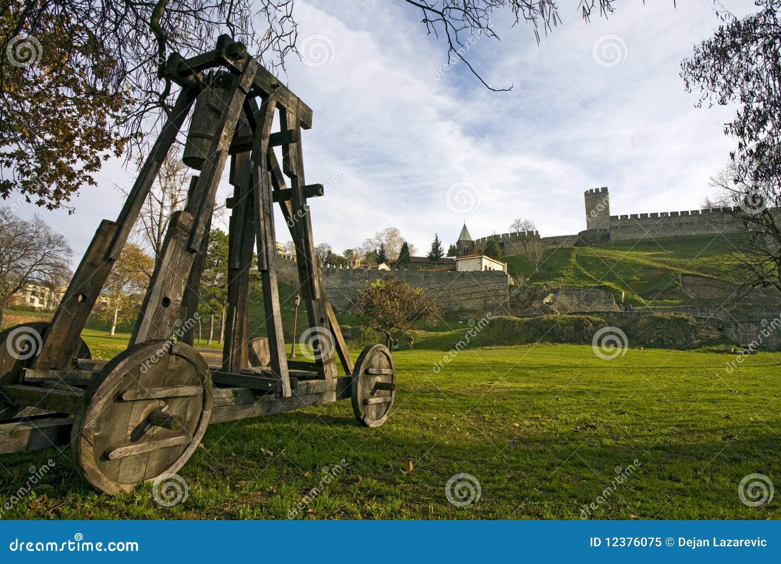 Catapult under city wall stock image. Image of wall, fortress - 12376075