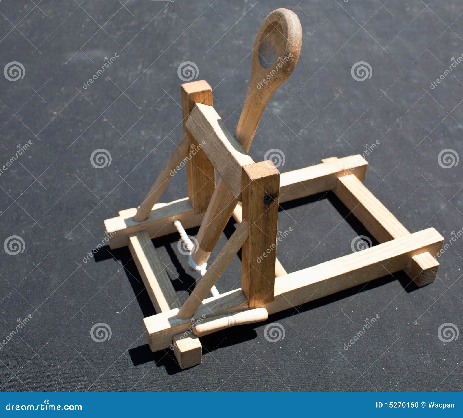 Catapulta foto de stock. Imagem de catapulta, lingote - 15270160