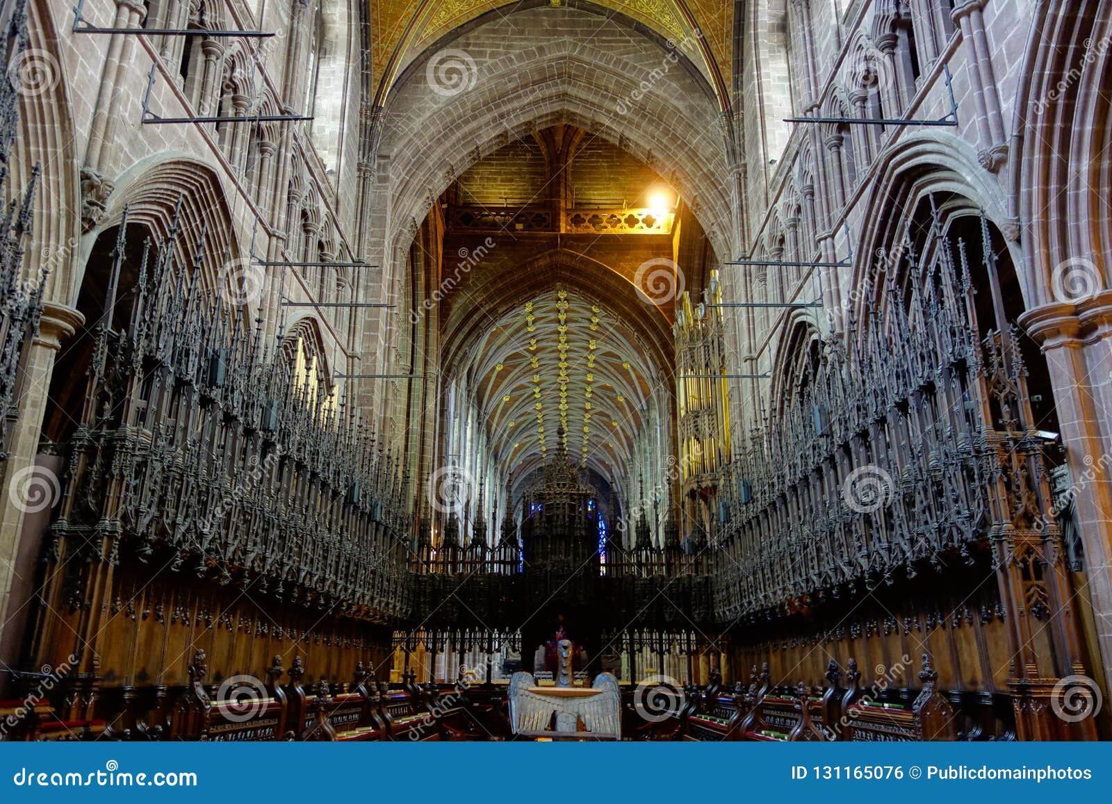 Lugar De Culto Medieval Del Edificio De La Arquitectura De La Catedral ...