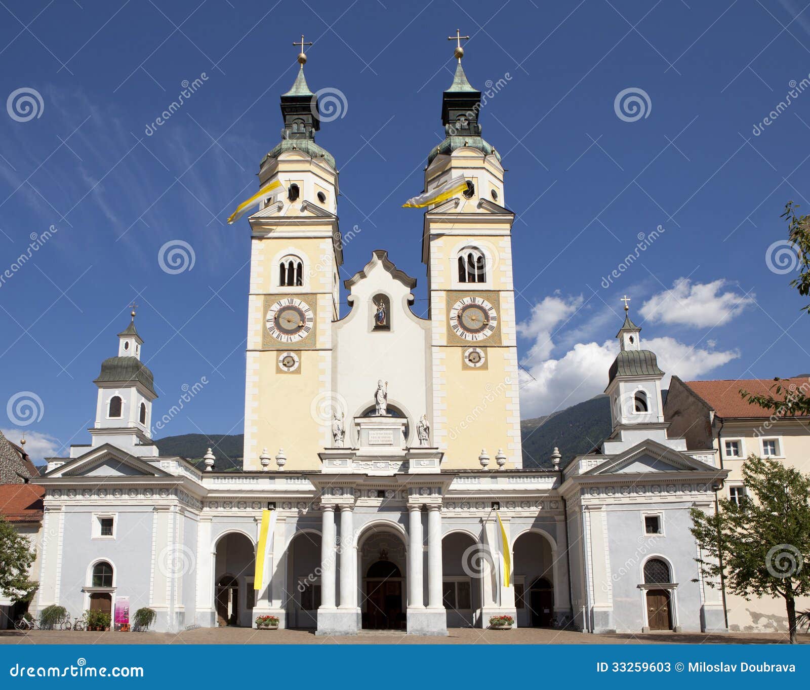 Catedral barroca imagen de archivo. Imagen de religioso - 33259603