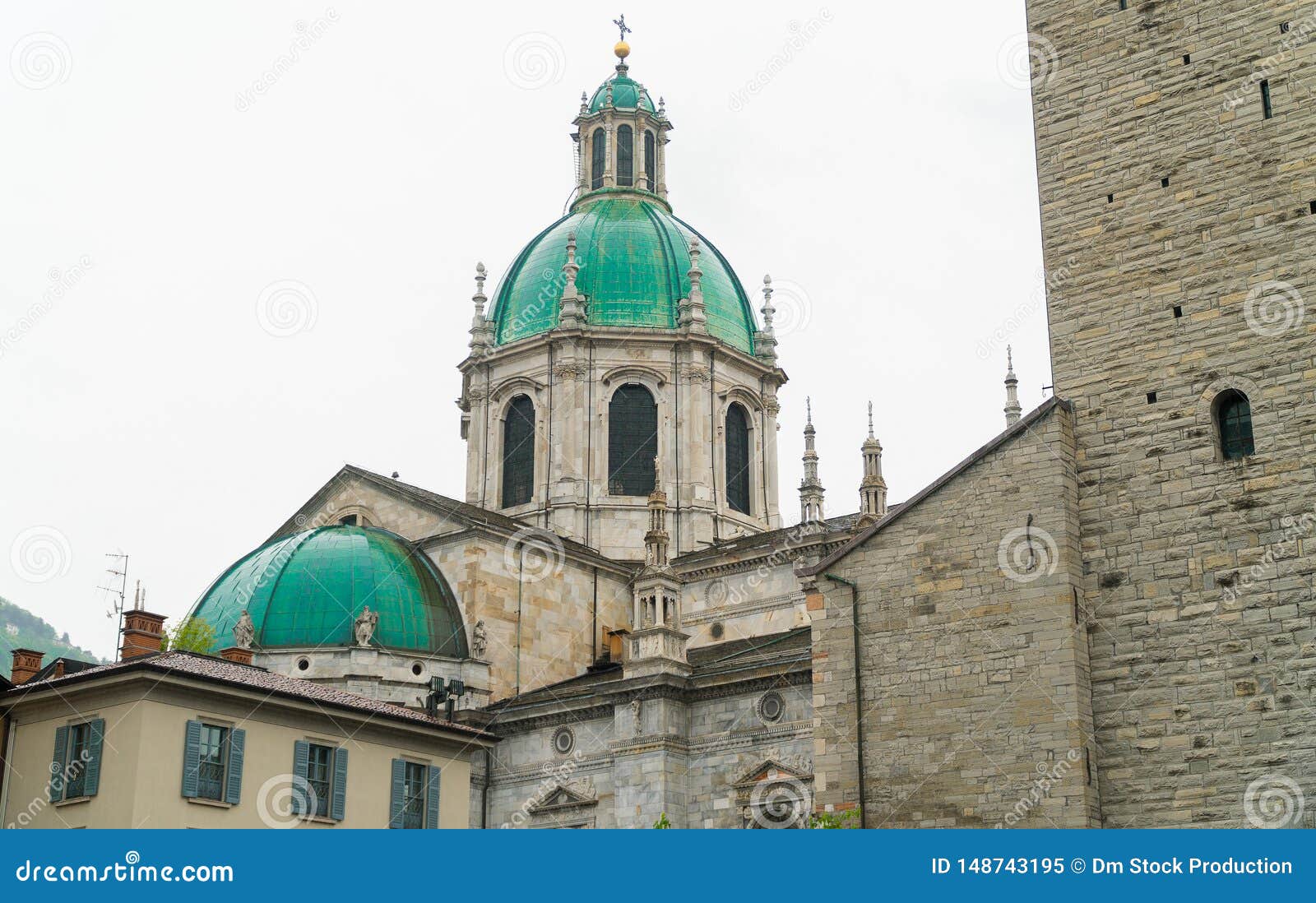 Catedral cat?lico romano imagem de stock. Imagem de janela - 148743195