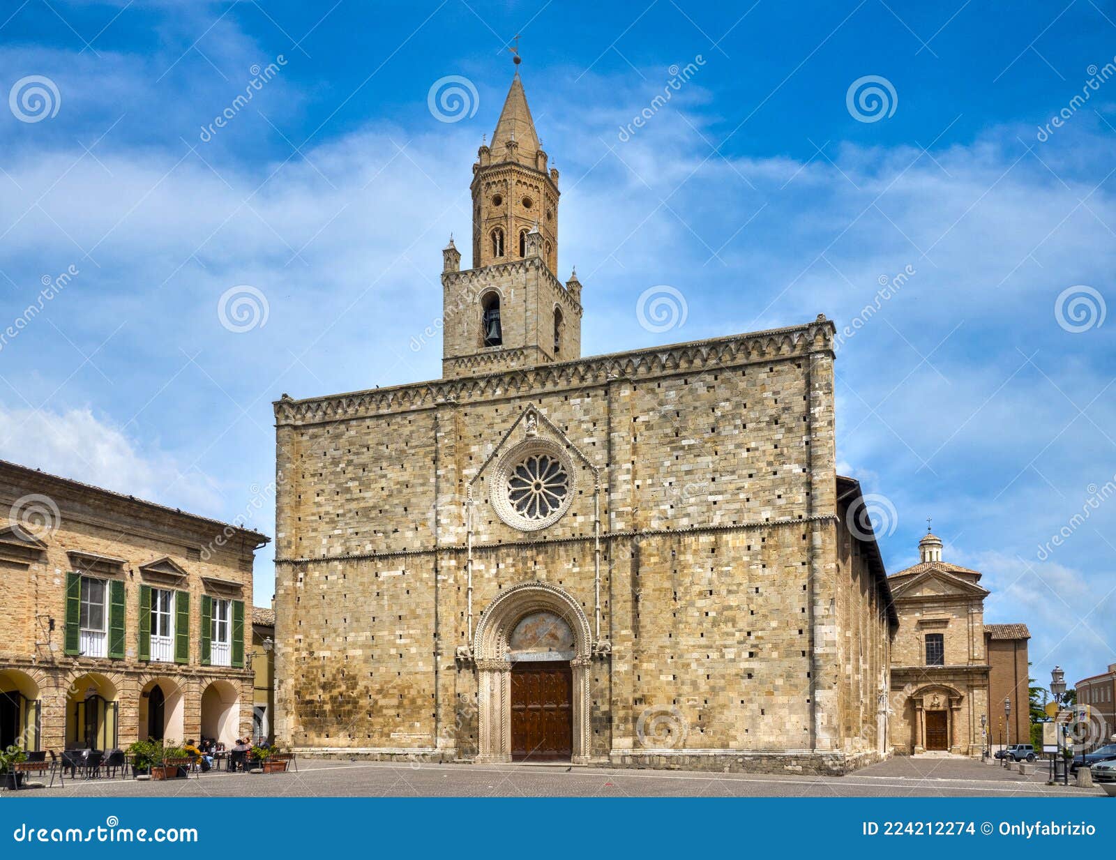 Catedral de atri foto de archivo. Imagen de religioso - 224212274