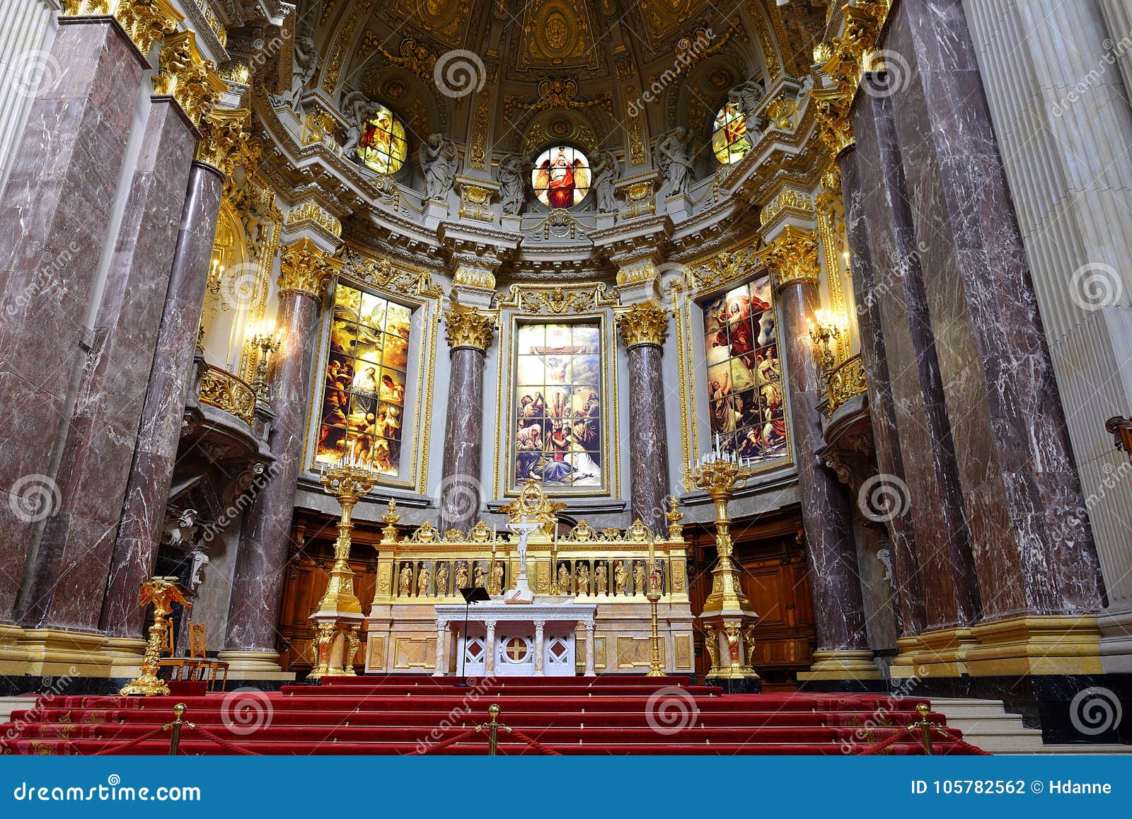Catedral de Berlim, altar foto de stock. Imagem de evangélico - 105782562