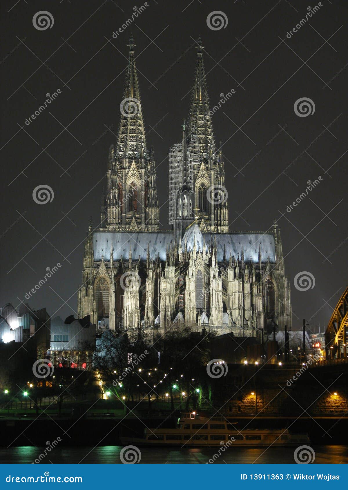 Catedral De Colgne Em a Noite 3 Imagem de Stock - Imagem de idades ...