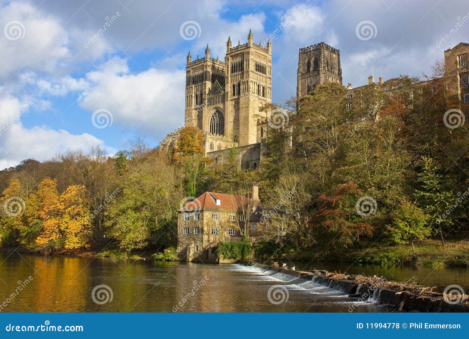 Catedral de Durham foto de stock. Imagem de frondoso - 11994778