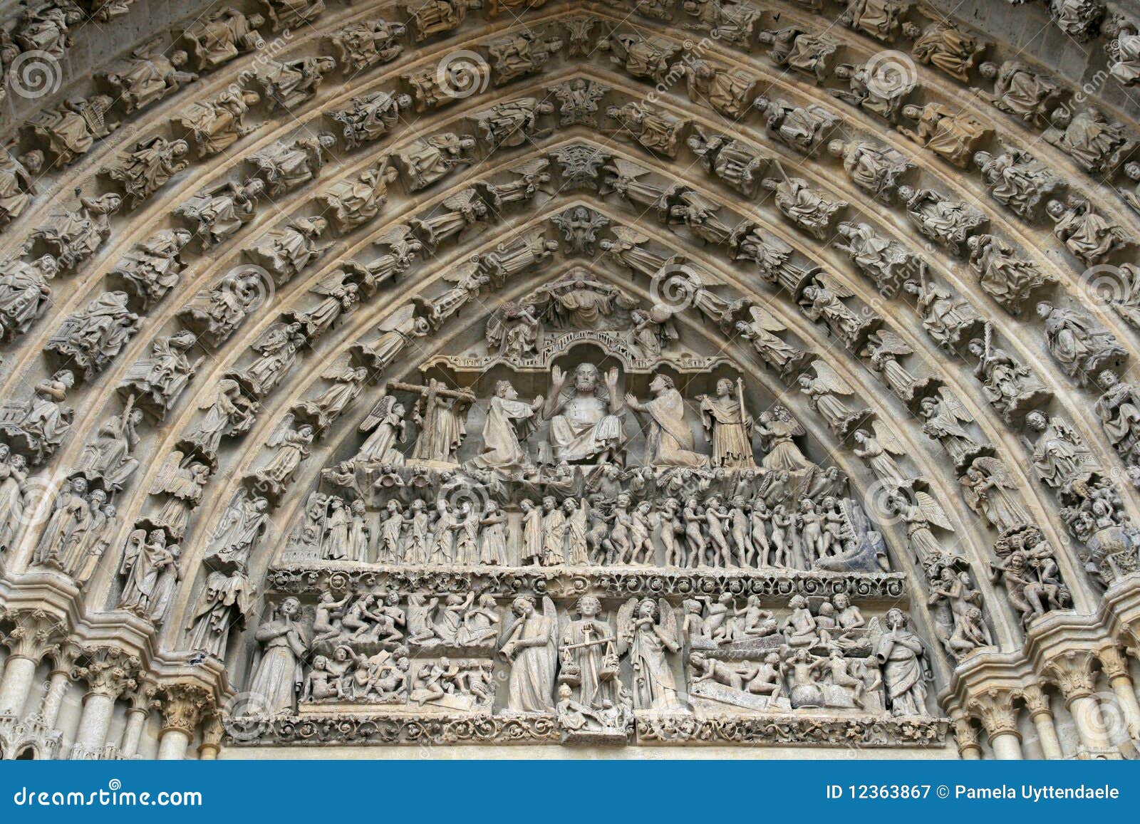 Catedral De Notre Dame De Amiens, Francia Imagen de archivo - Imagen de ...