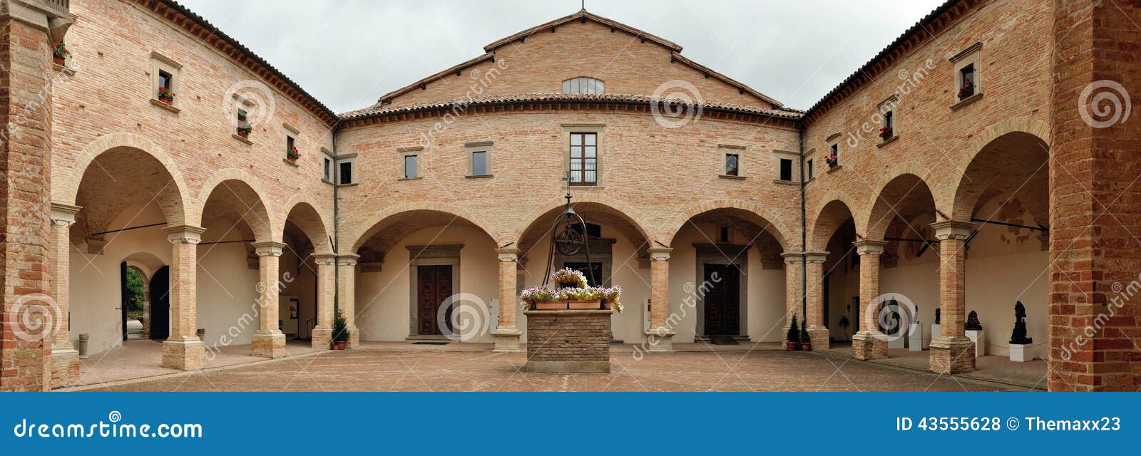 Catedral De Ubald Del Santo De Gubbio Foto de archivo - Imagen de ...
