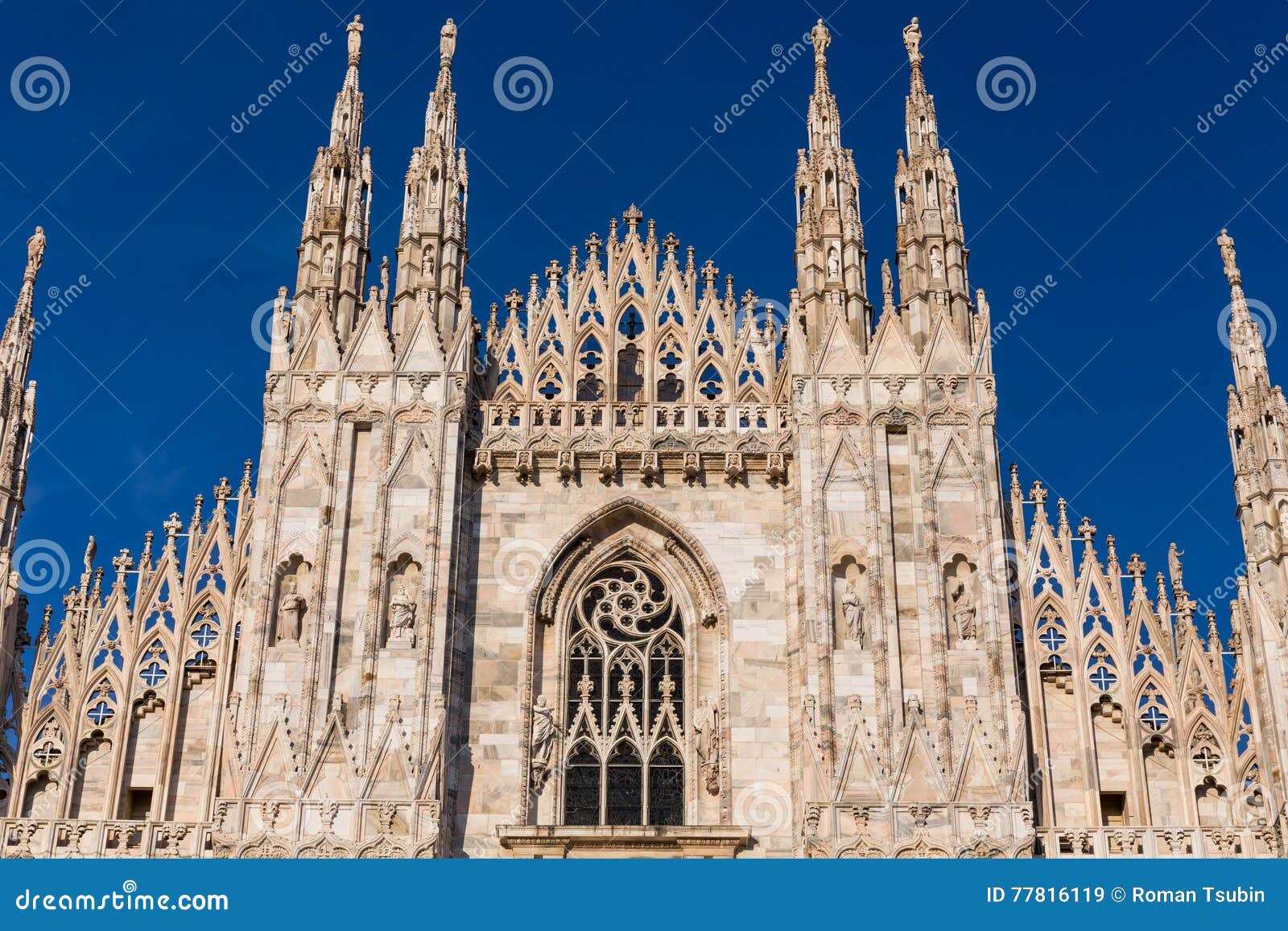 Catedral Do Domo De Milan Italy Imagem de Stock - Imagem de desengate ...